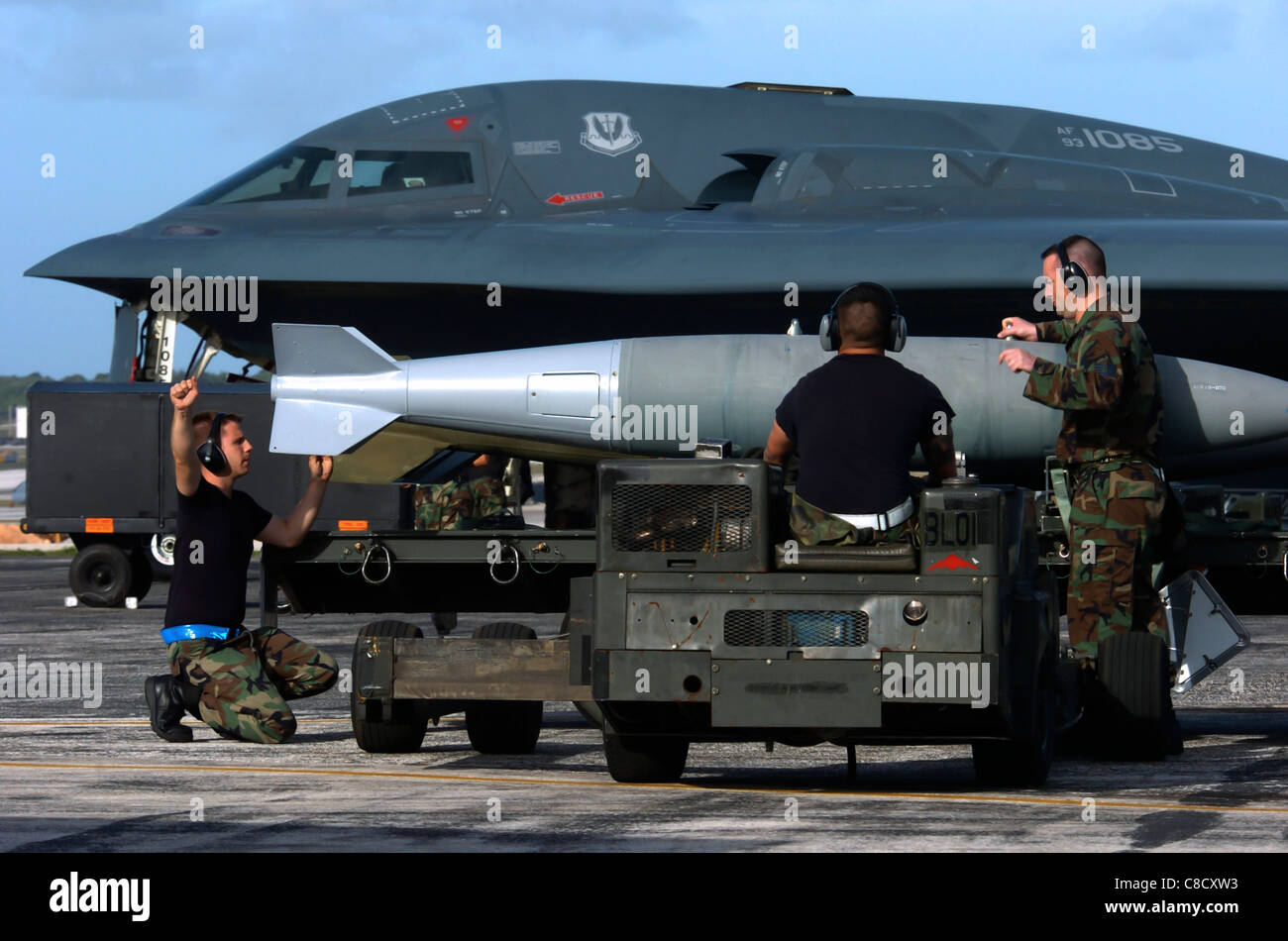 B 2 Spirit Stealth Bomber loading a bomb or missile Stock Photo - Alamy