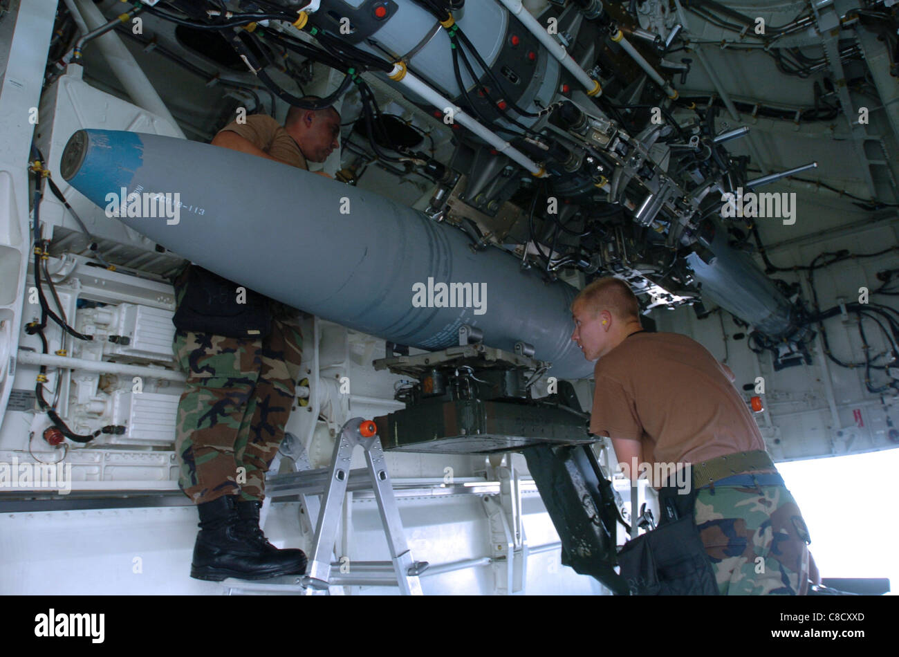 B 2 Spirit Stealth Bomber loading a bomb or missile Stock Photo - Alamy