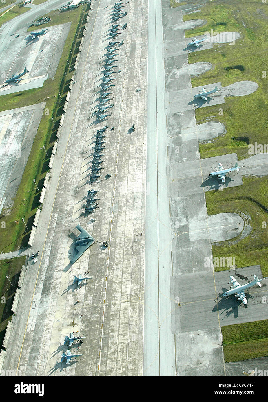 A B-2 Spirit, F-15 Eagles, F-16 Fighting Falcons, F-18 Hornets and ...