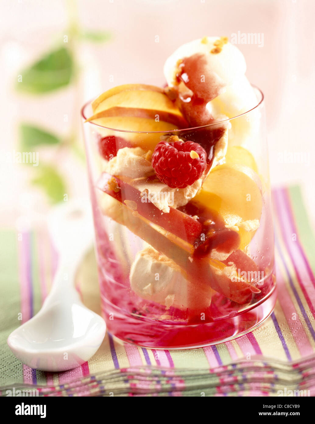 instant vacherin meringue and cream dessert with fresh fruit Stock ...