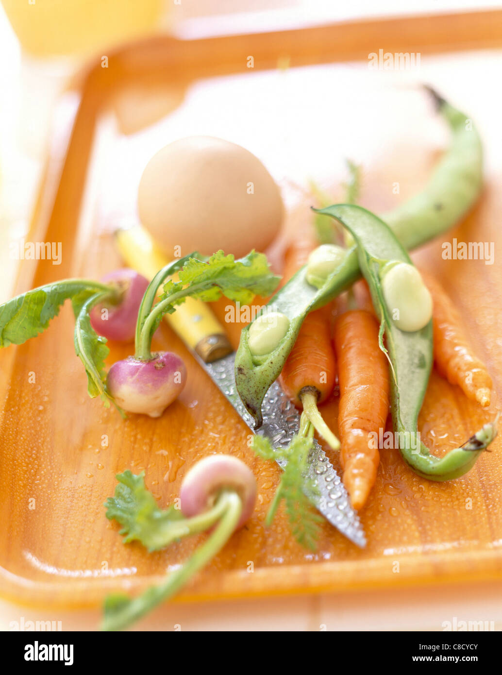 Peeling vegetables hi-res stock photography and images - Alamy