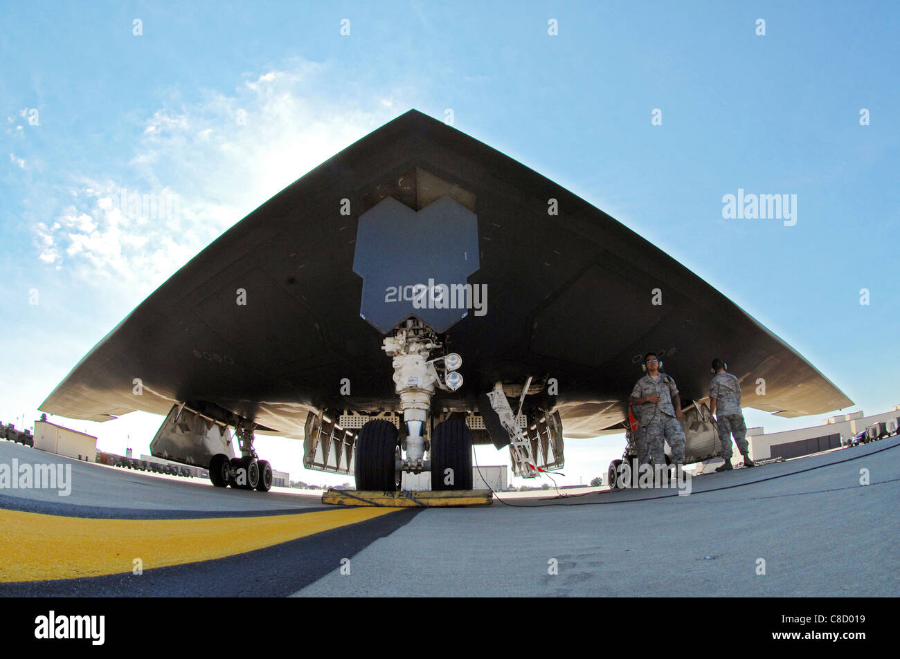 B2 stealth bomber hi-res stock photography and images - Alamy