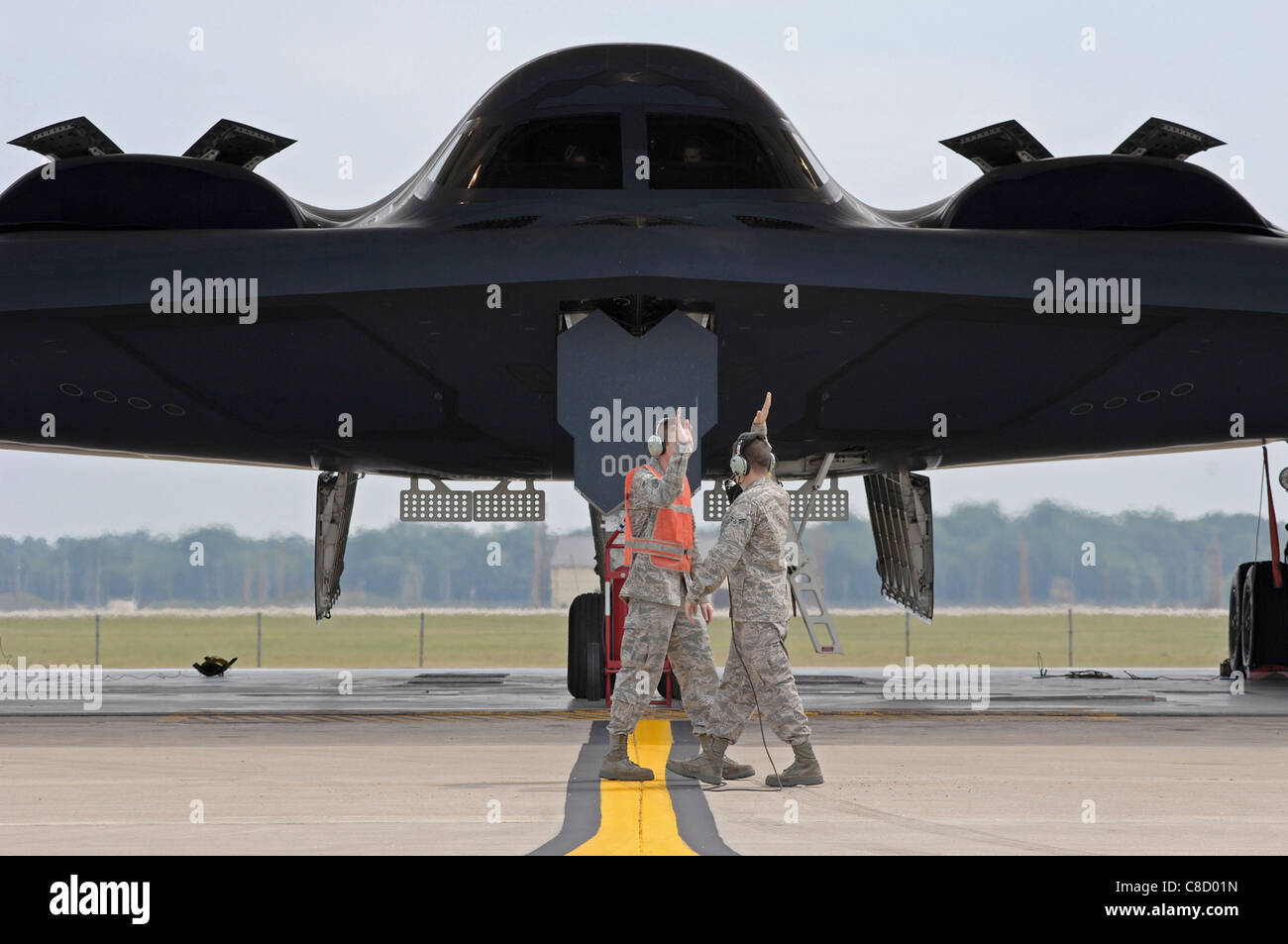 B 2 Spirit Stealth Bomber Stock Photo - Alamy
