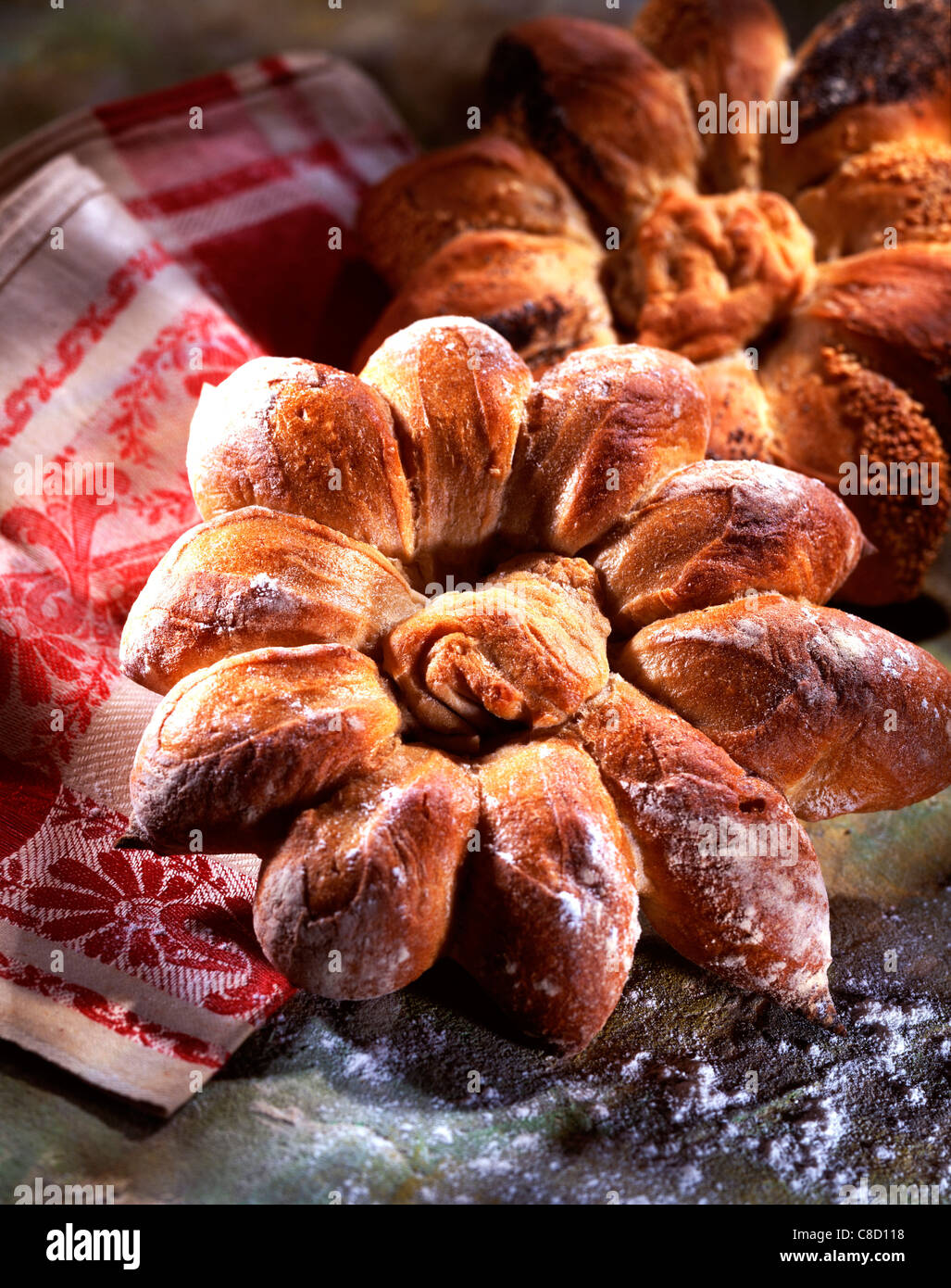 Flower-shaped loaf of bread Stock Photo - Alamy