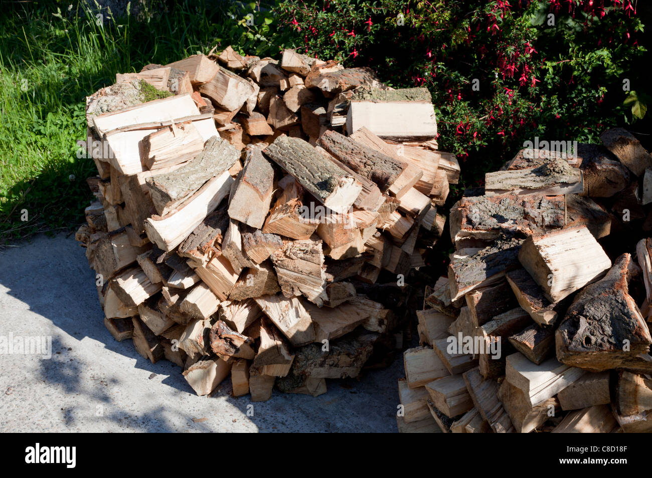 Burning stacks hi-res stock photography and images - Alamy