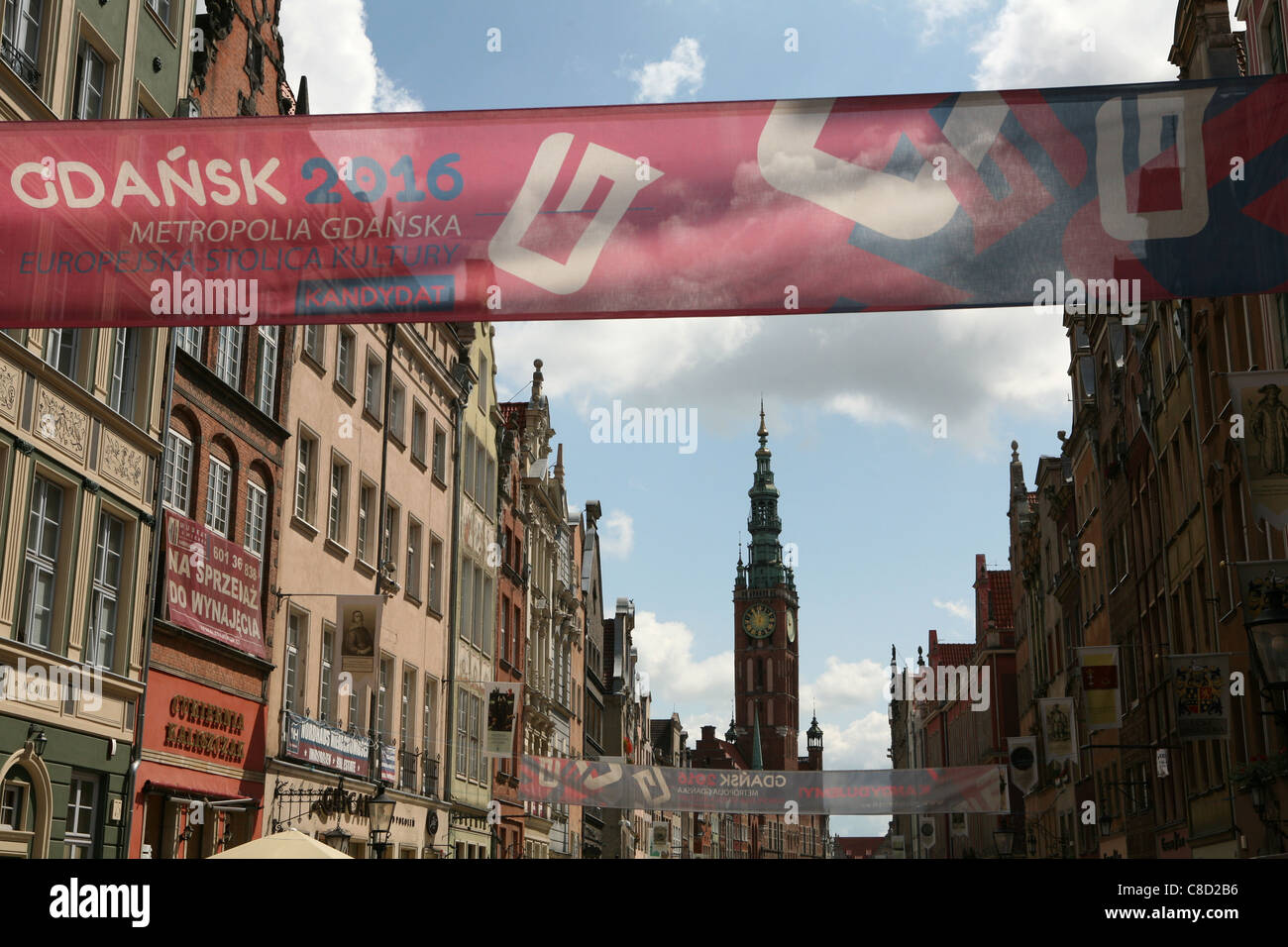 Medieval town hall at Long Market (Dlugi Targ) and Long Street (Dluga ...