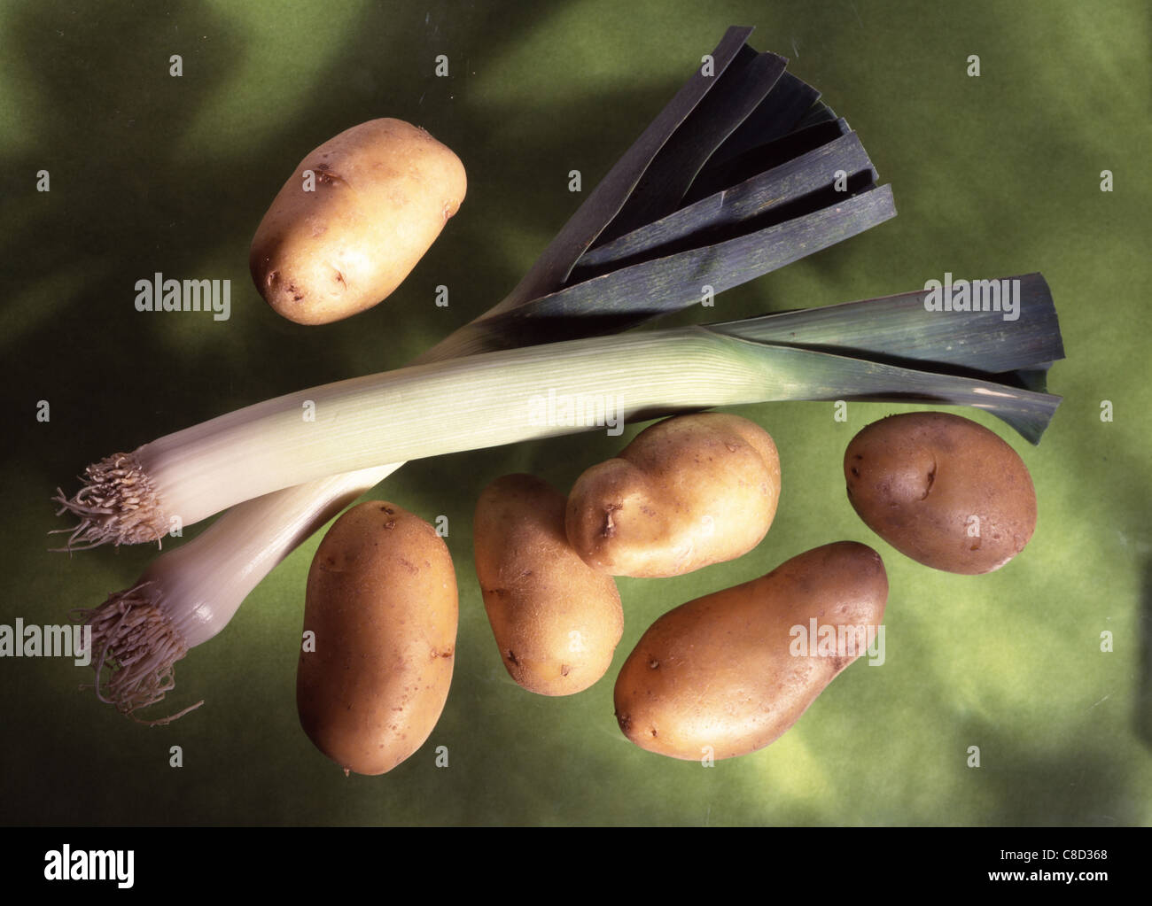 Leeks and potatoes Stock Photo - Alamy