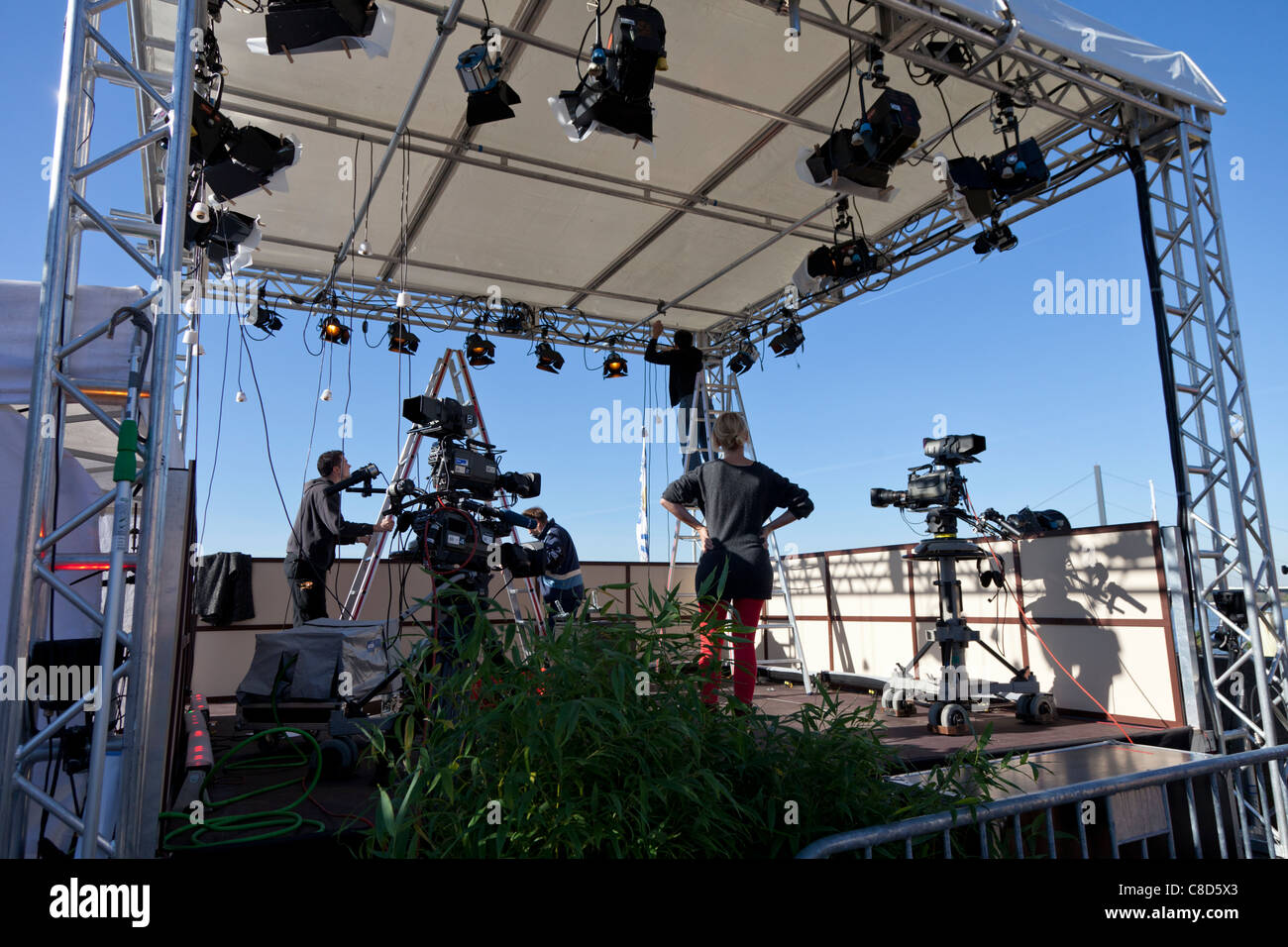 Setting up for outdoor television broadcast Stock Photo - Alamy