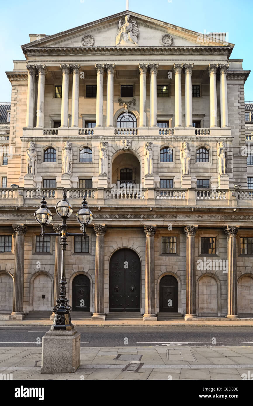 The bank of england facade hi-res stock photography and images - Alamy