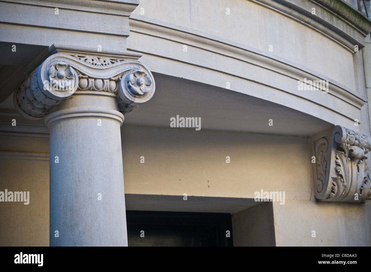 Building architectural corinthian columns Stock Photo - Alamy