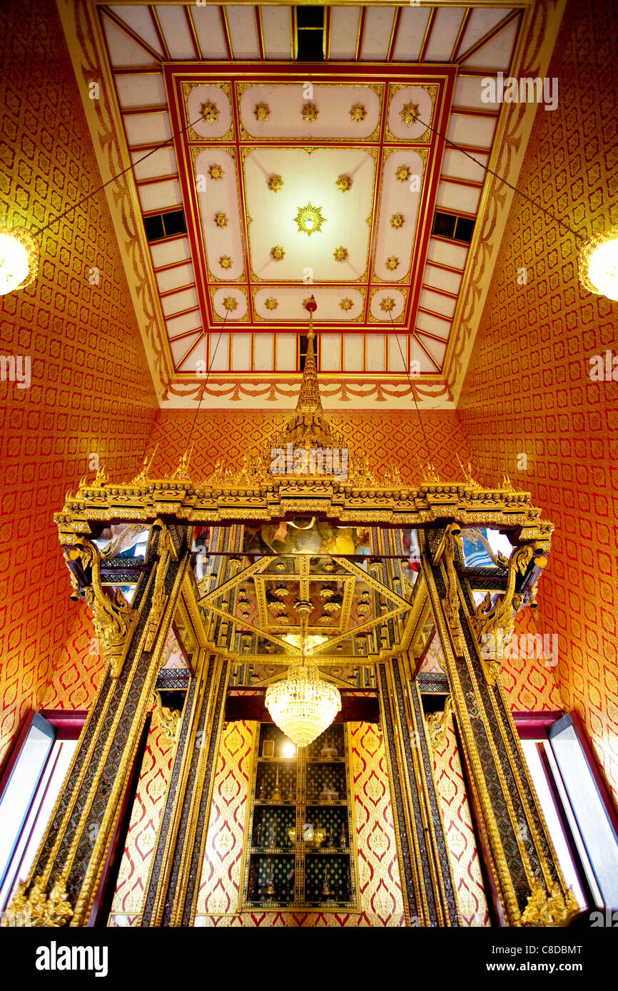 Beautiful interior temple sacred hi-res stock photography and images ...