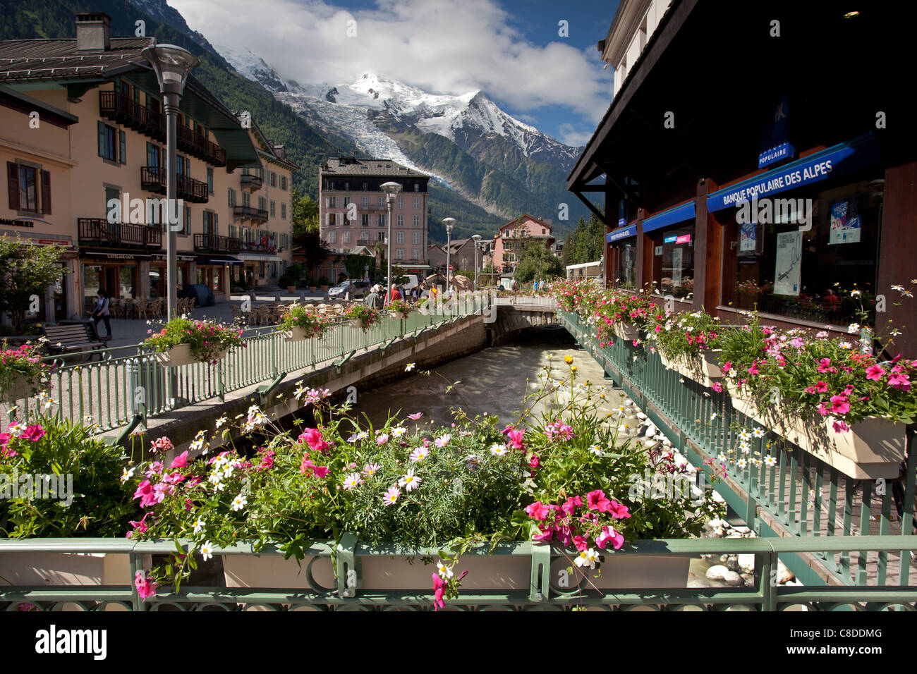 Chamonix Centre: Flowers and Mountains Stock Photo - Alamy