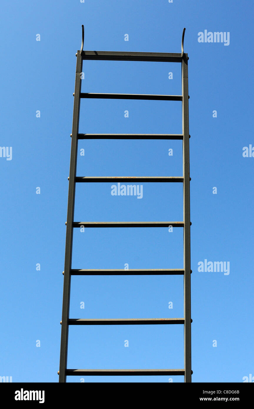 Scaling tower hi-res stock photography and images - Alamy
