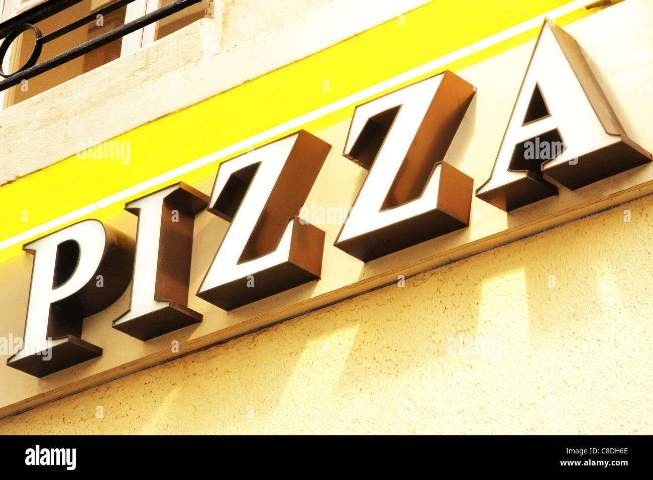 Pizza restaurant sign Stock Photo - Alamy