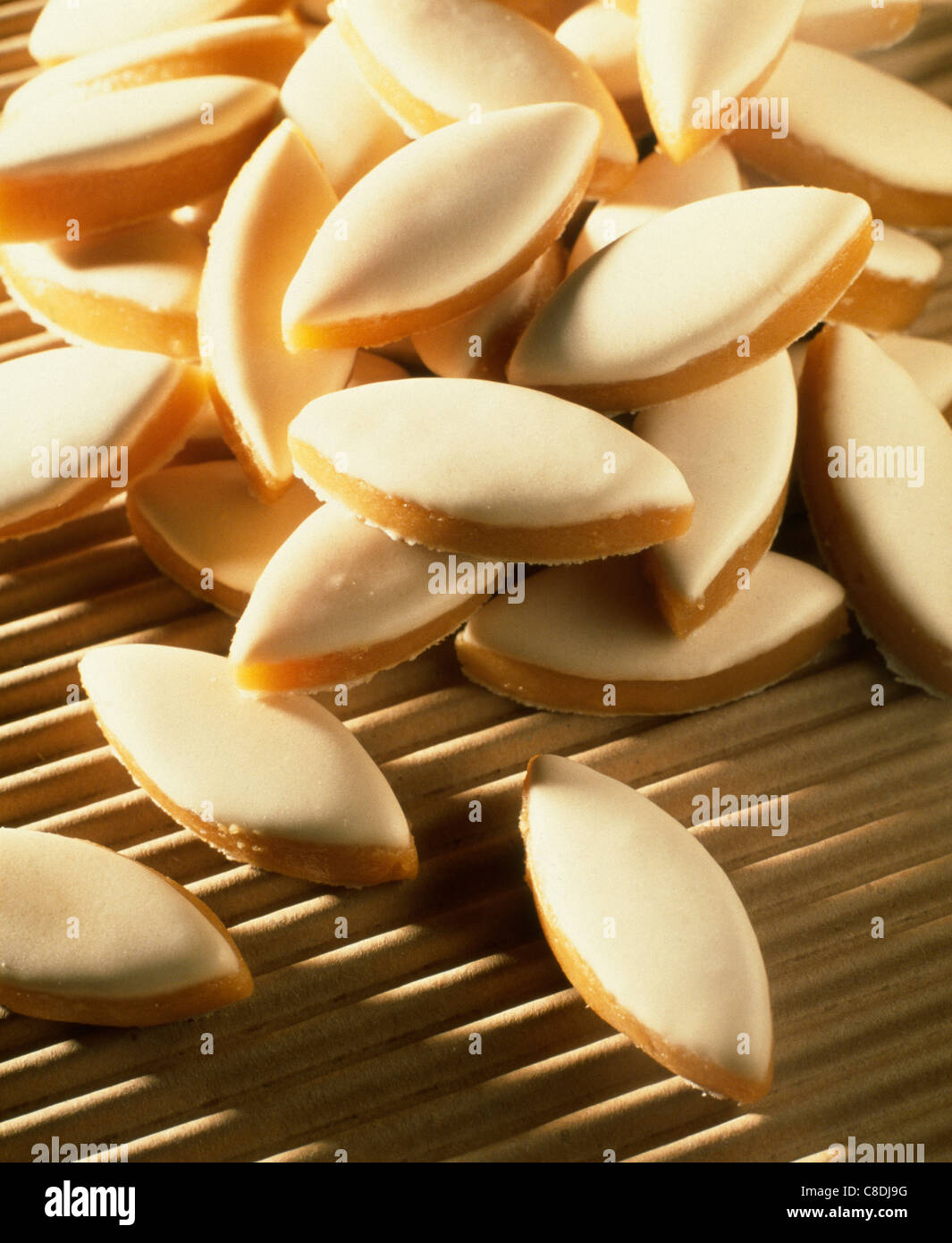 Aix en provence calisson candy hi-res stock photography and images - Alamy