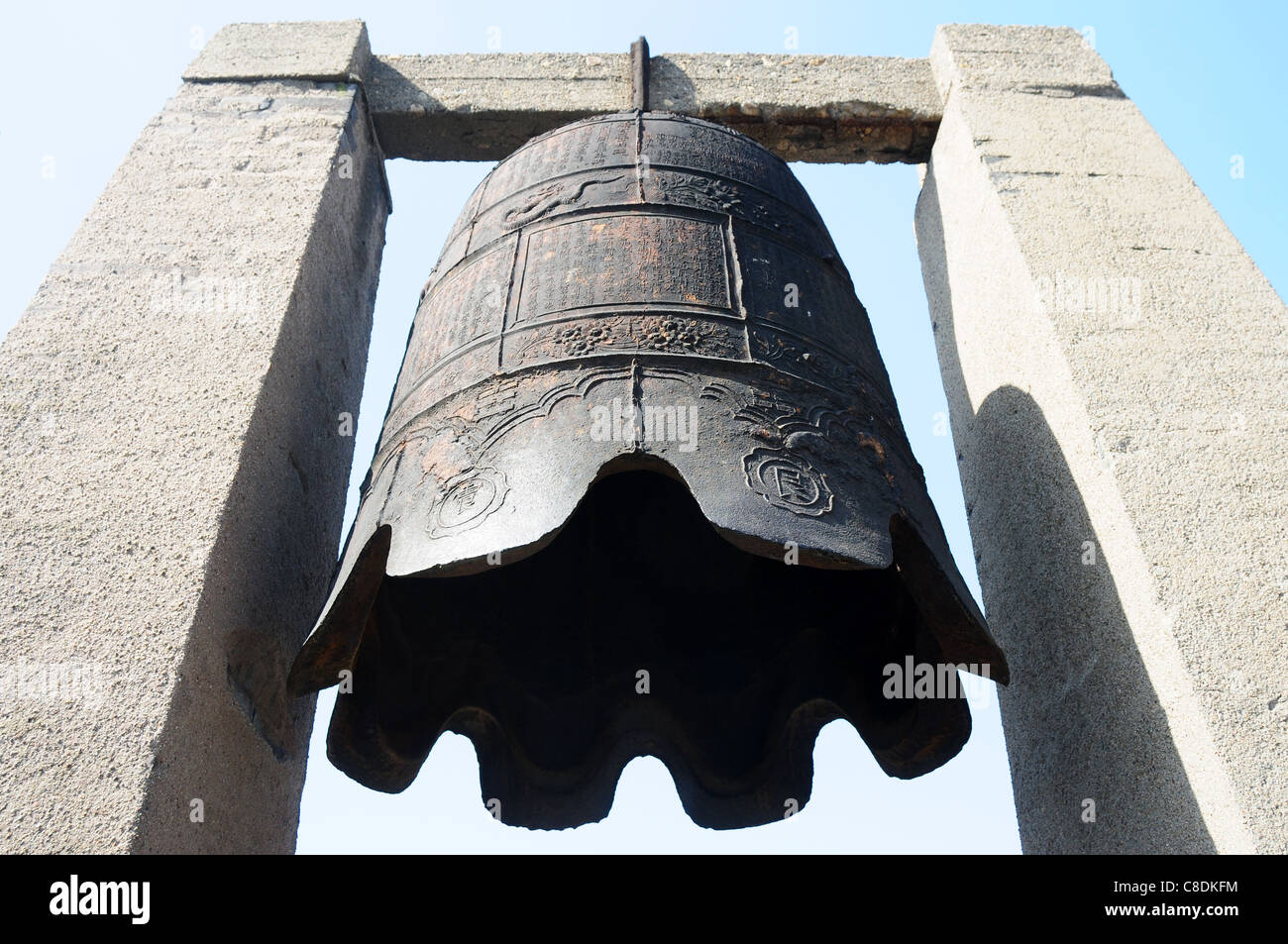 Bell ancient iron old china chinese hi-res stock photography and images ...