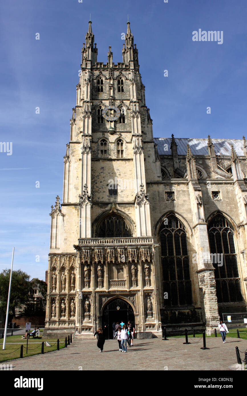 Entrance gate Canterbury Cathedral Kent Stock Photo - Alamy