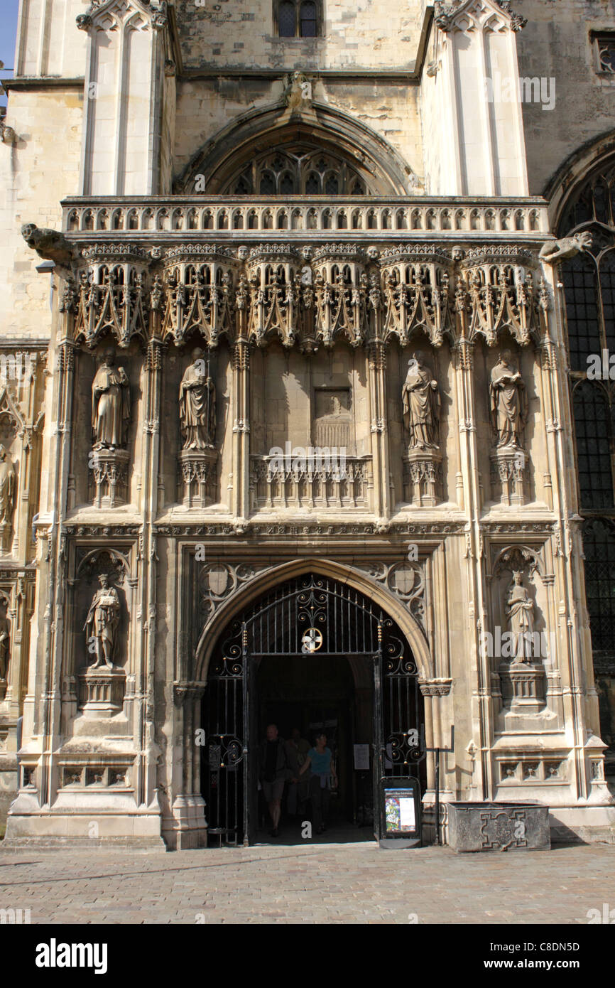 Entrance canterbury cathedral hi-res stock photography and images - Alamy