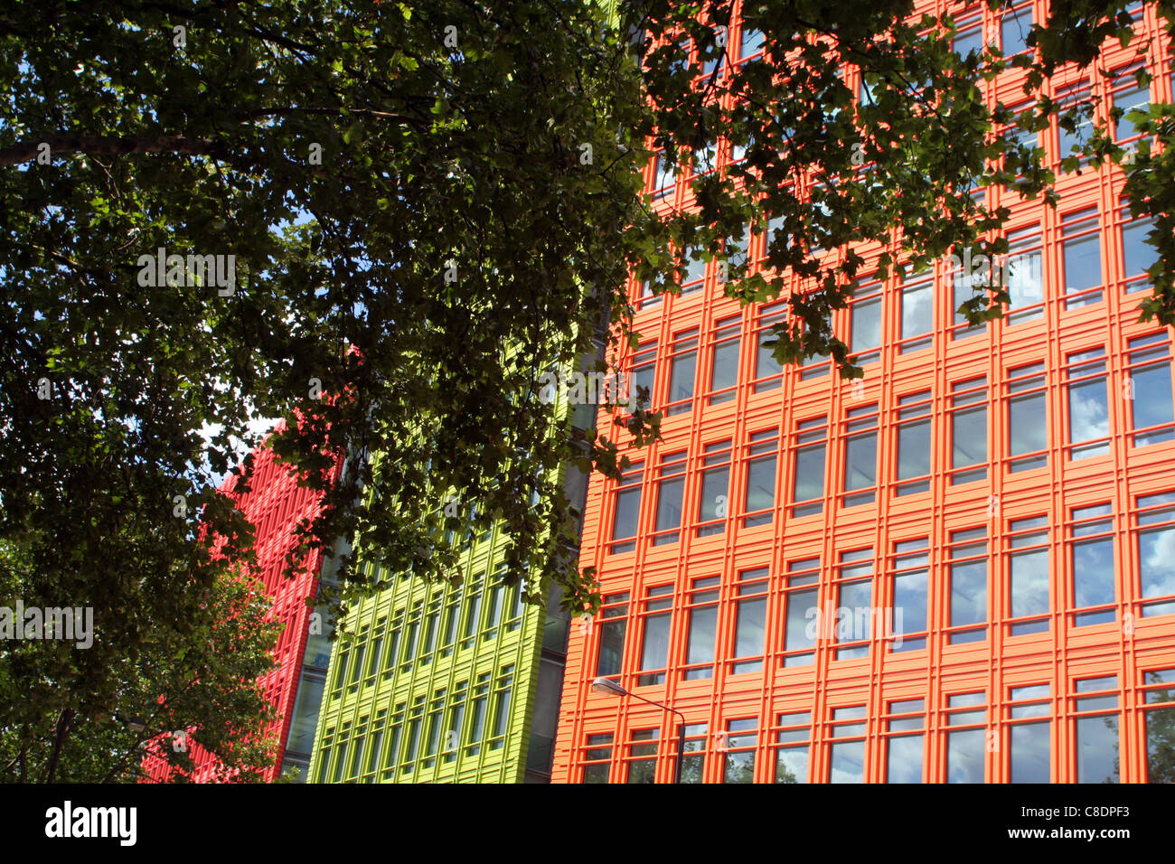London colourful buildings hi-res stock photography and images - Alamy