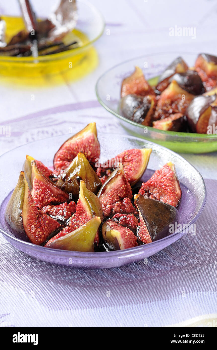 Roast figs in red wine Stock Photo - Alamy