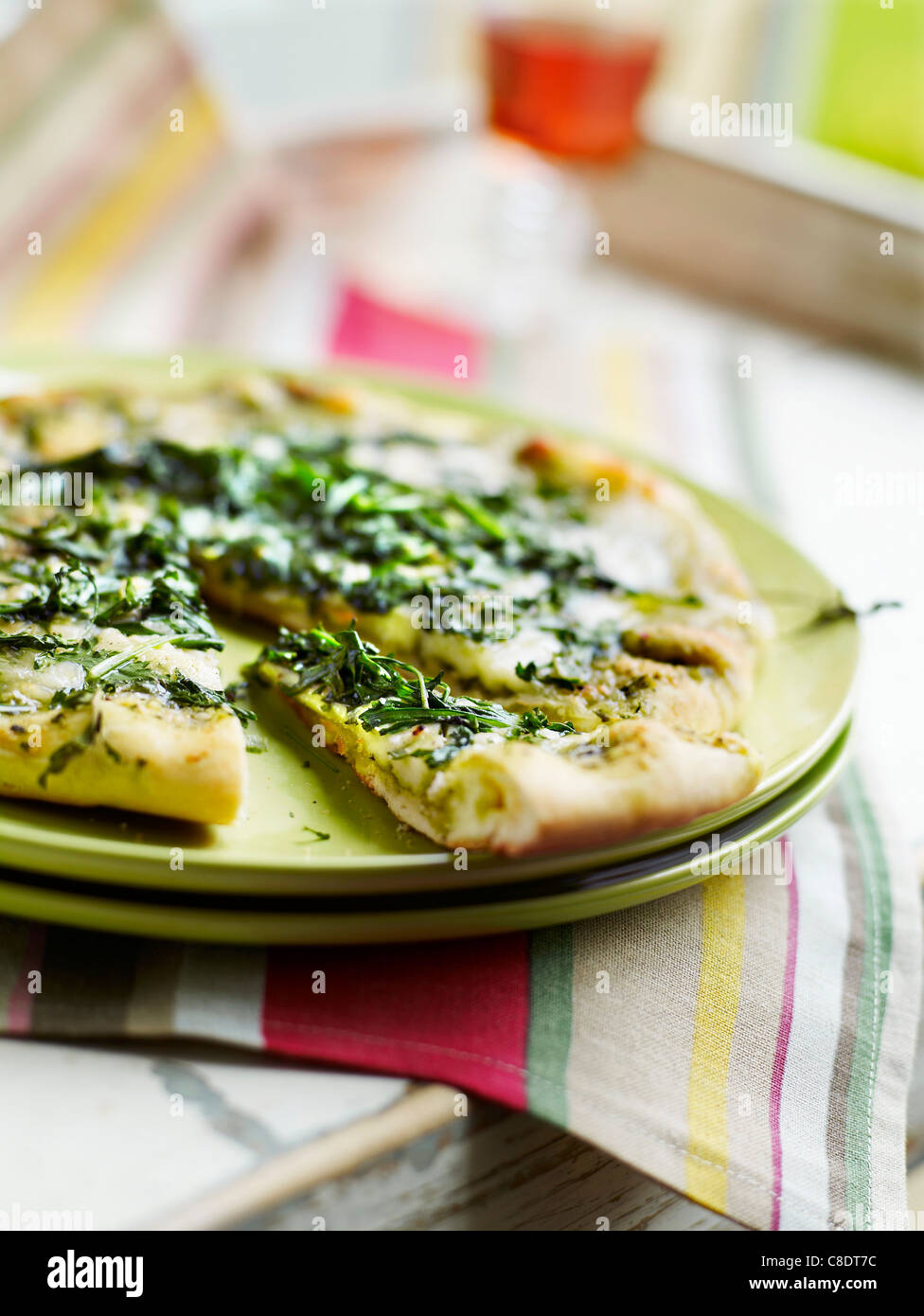 Cheese and rocket pizza Stock Photo - Alamy