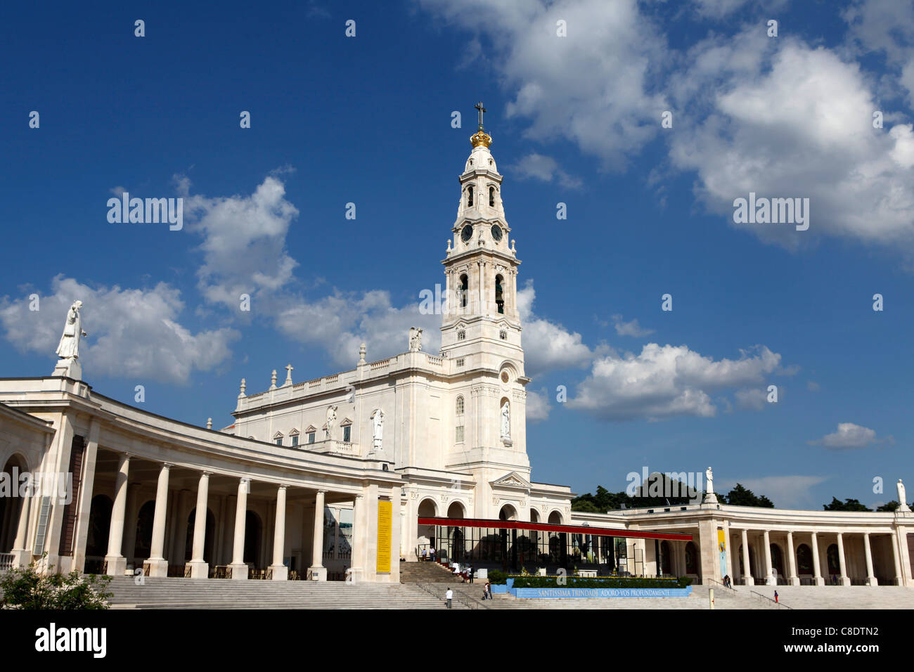 Basilica of fatima hi-res stock photography and images - Alamy