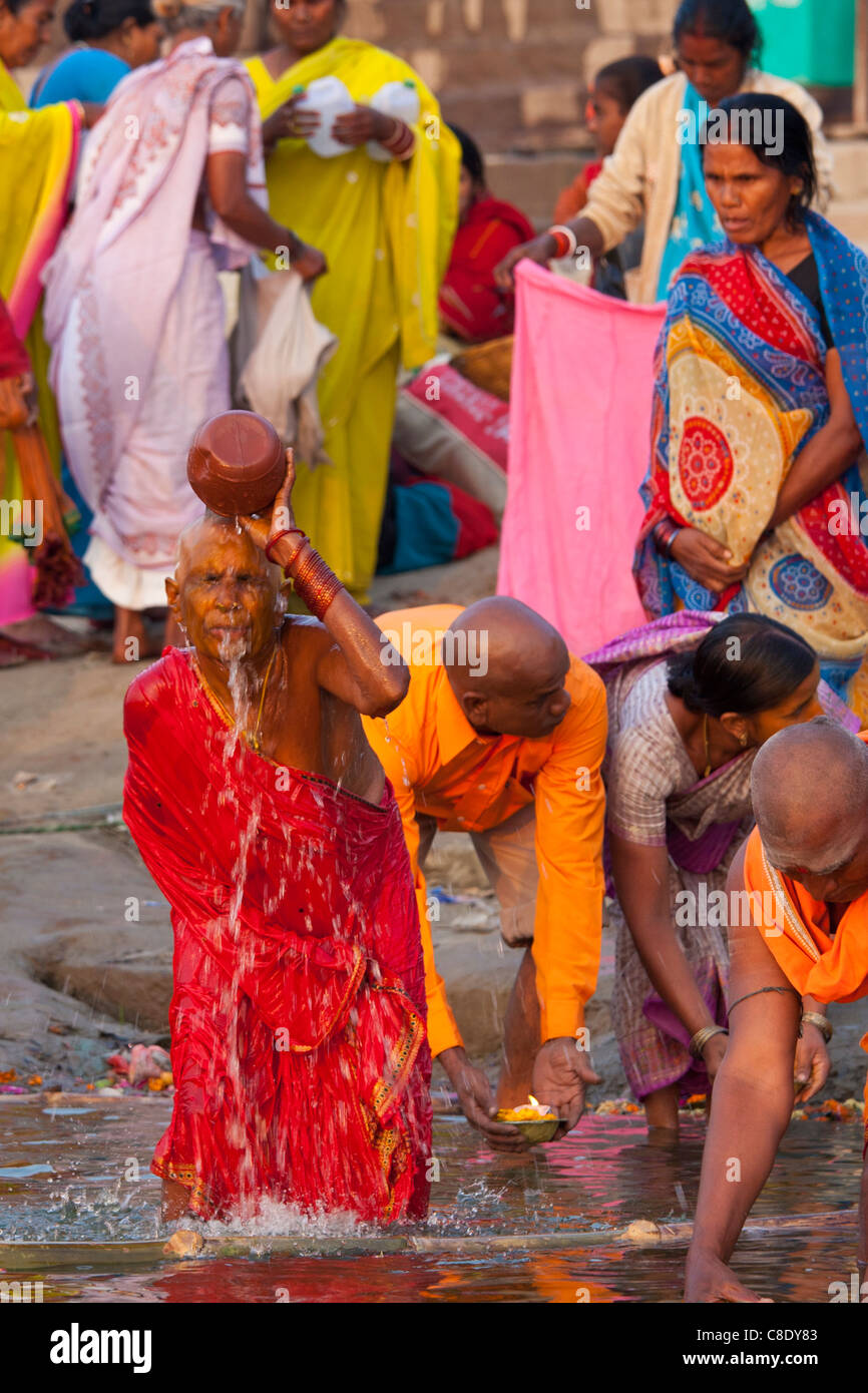 Ganges bathing hi-res stock photography and images - Alamy