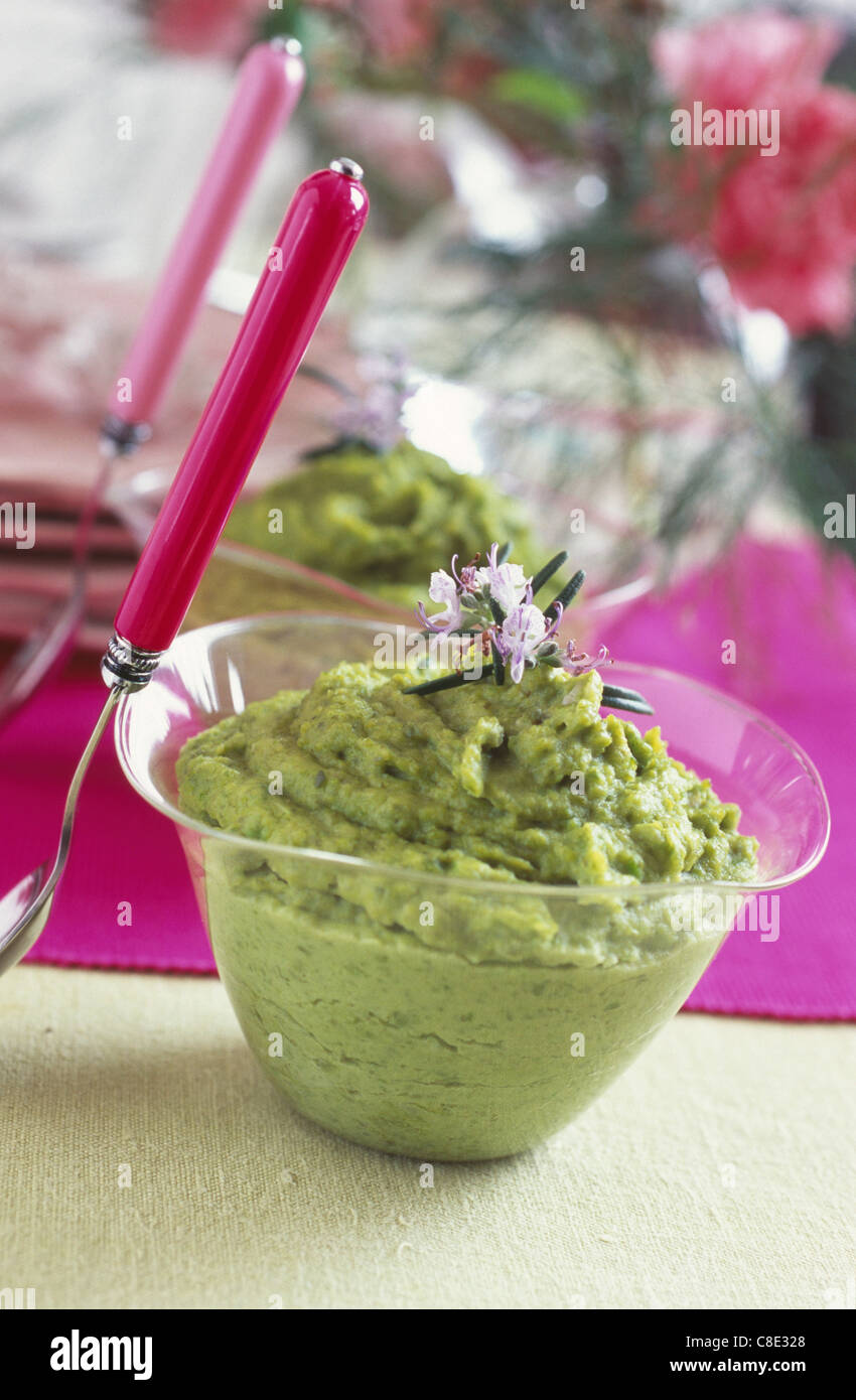 Broad bean puree hi-res stock photography and images - Alamy