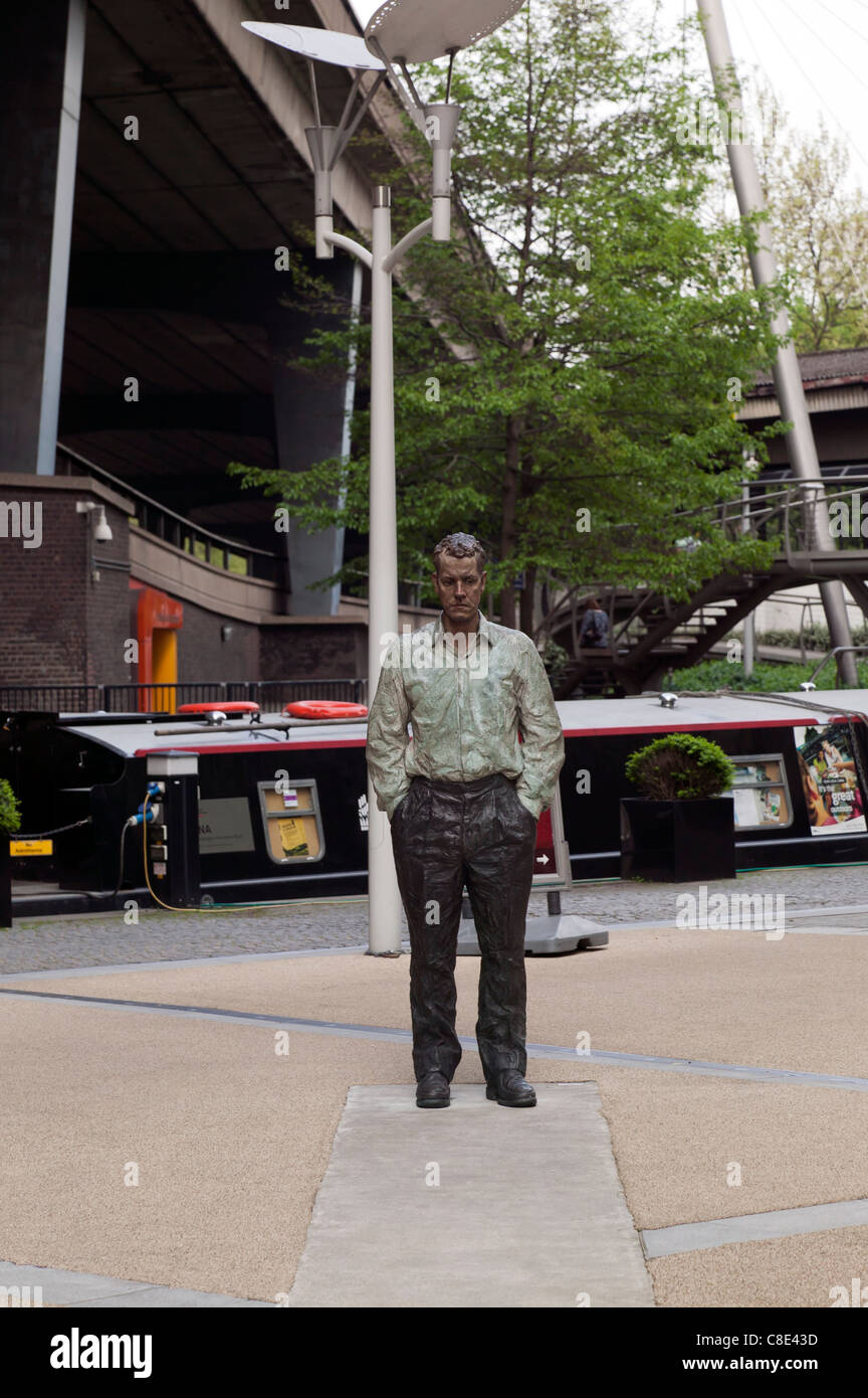 Capture of the Standing Man portion of Sean Henry's 'Walking Man ...