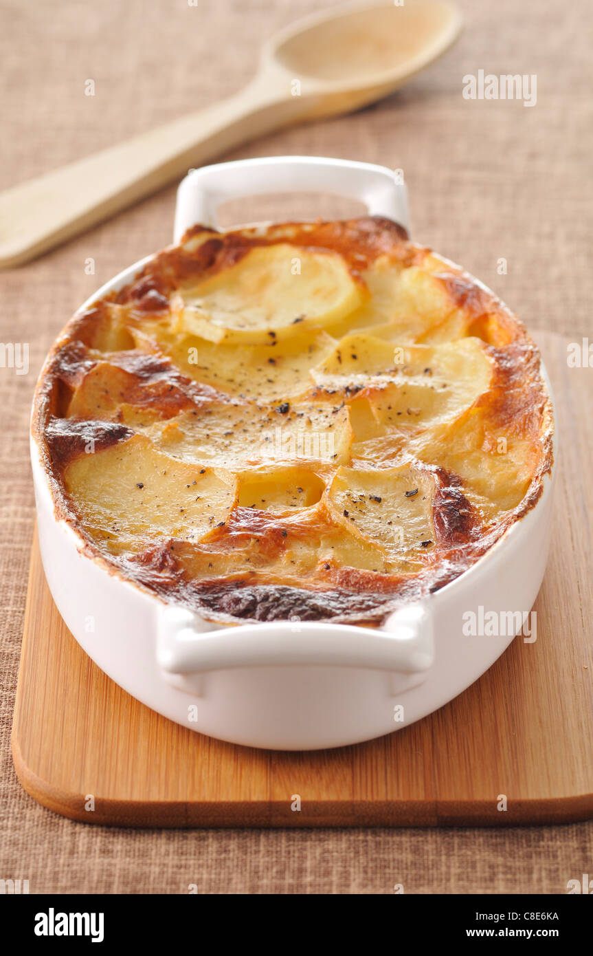Dauphinois potato hi-res stock photography and images - Alamy