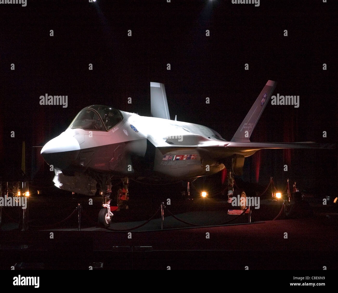 The Lockheed Martin F-35 Lightning II is presented for the first time ...