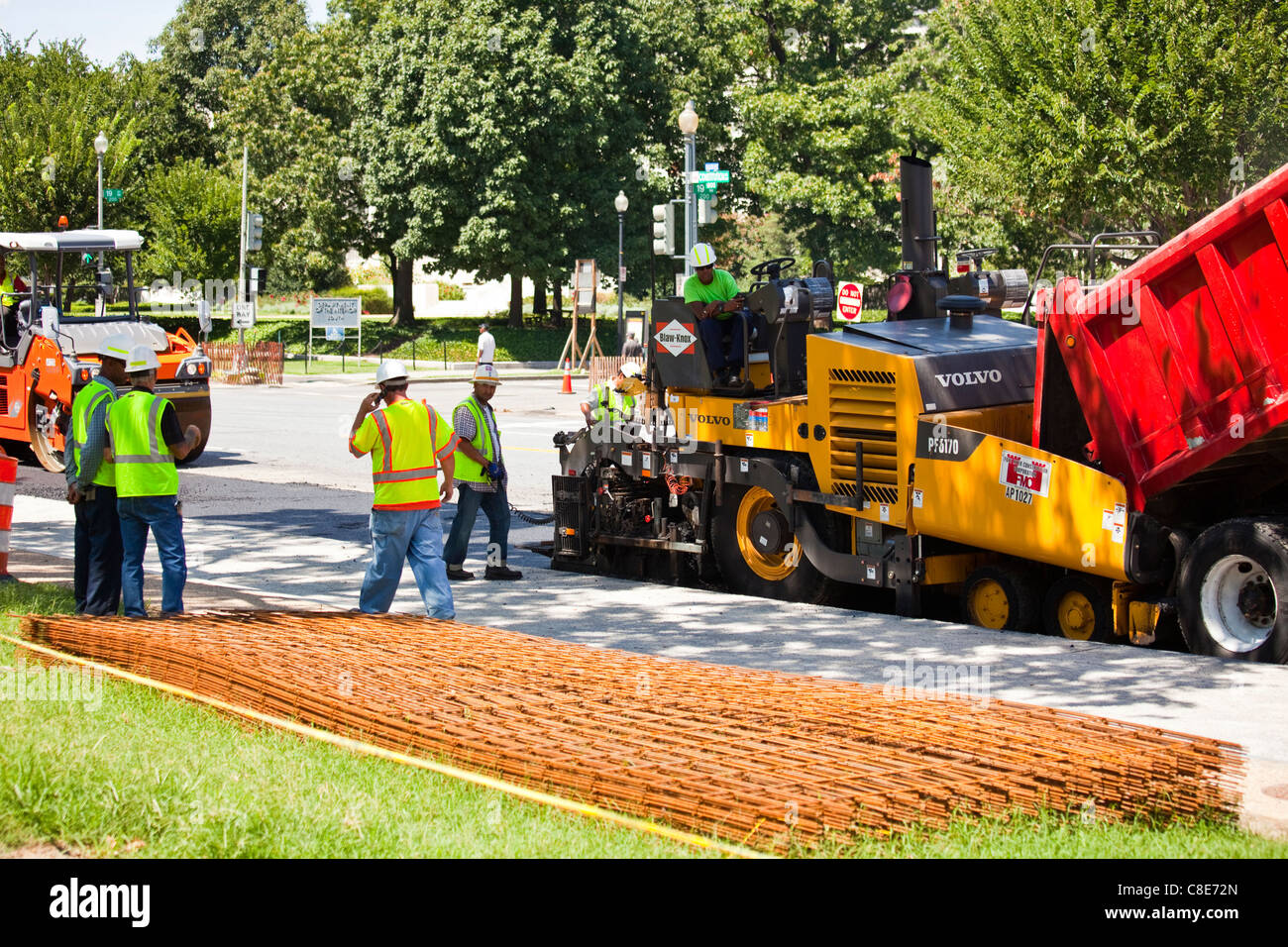 Road and street construction hi-res stock photography and images - Alamy