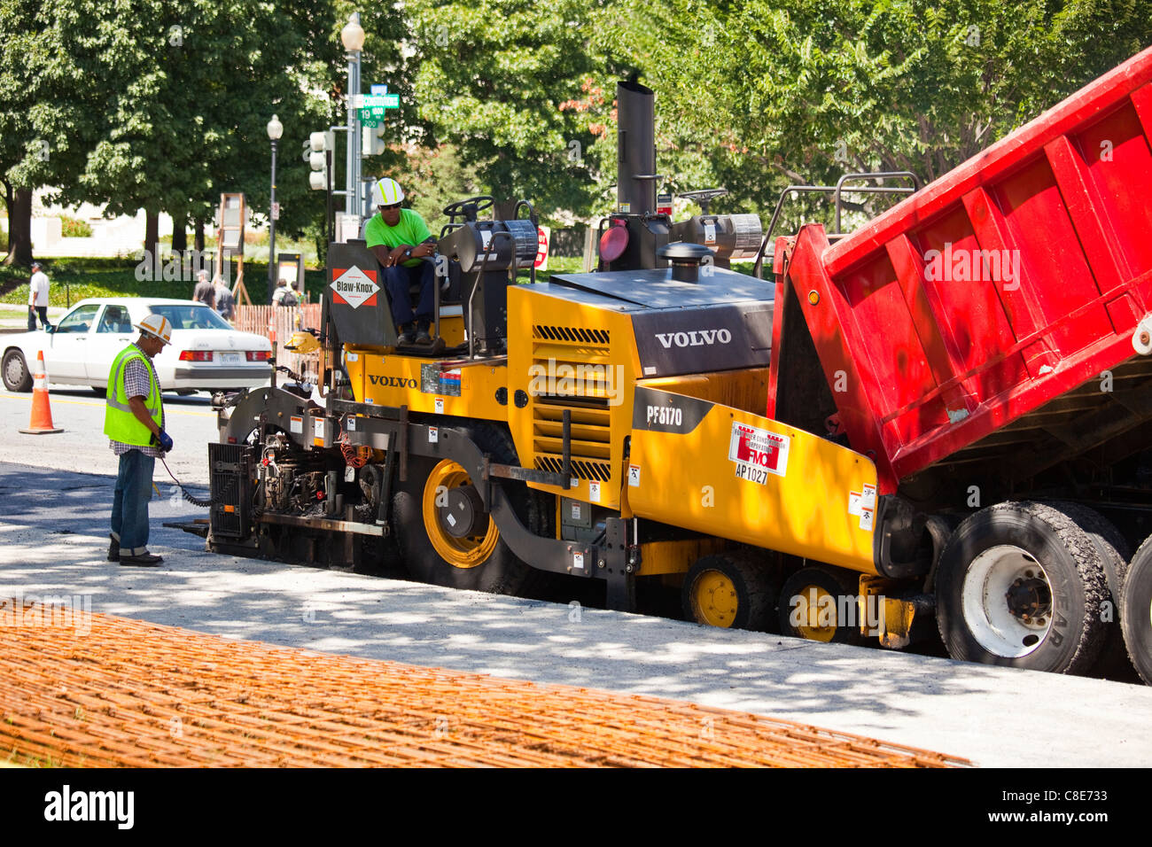 Road and street construction hi-res stock photography and images - Alamy
