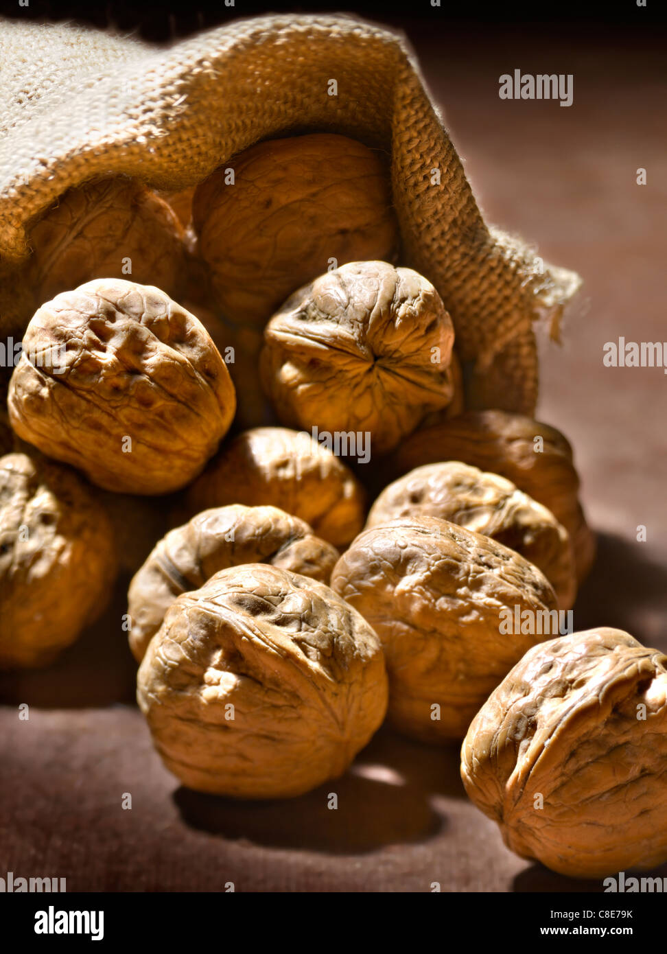Bag of walnuts Stock Photo - Alamy