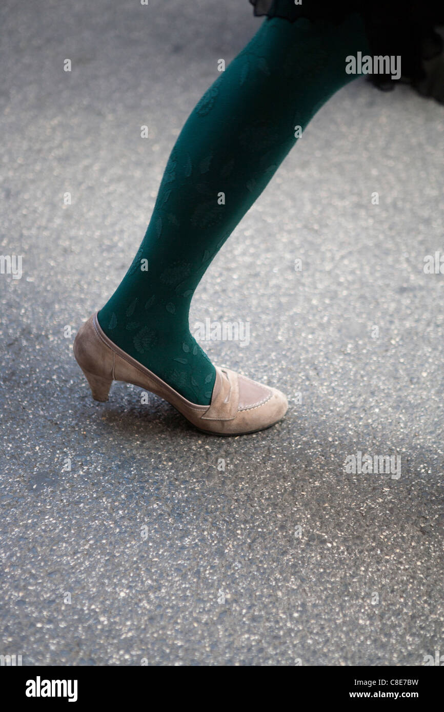 The city is leg hi-res stock photography and images - Alamy