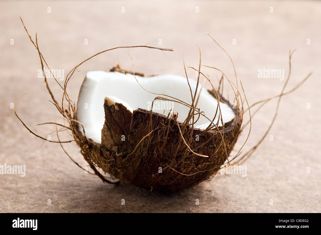 How to open a coconut hi-res stock photography and images - Alamy