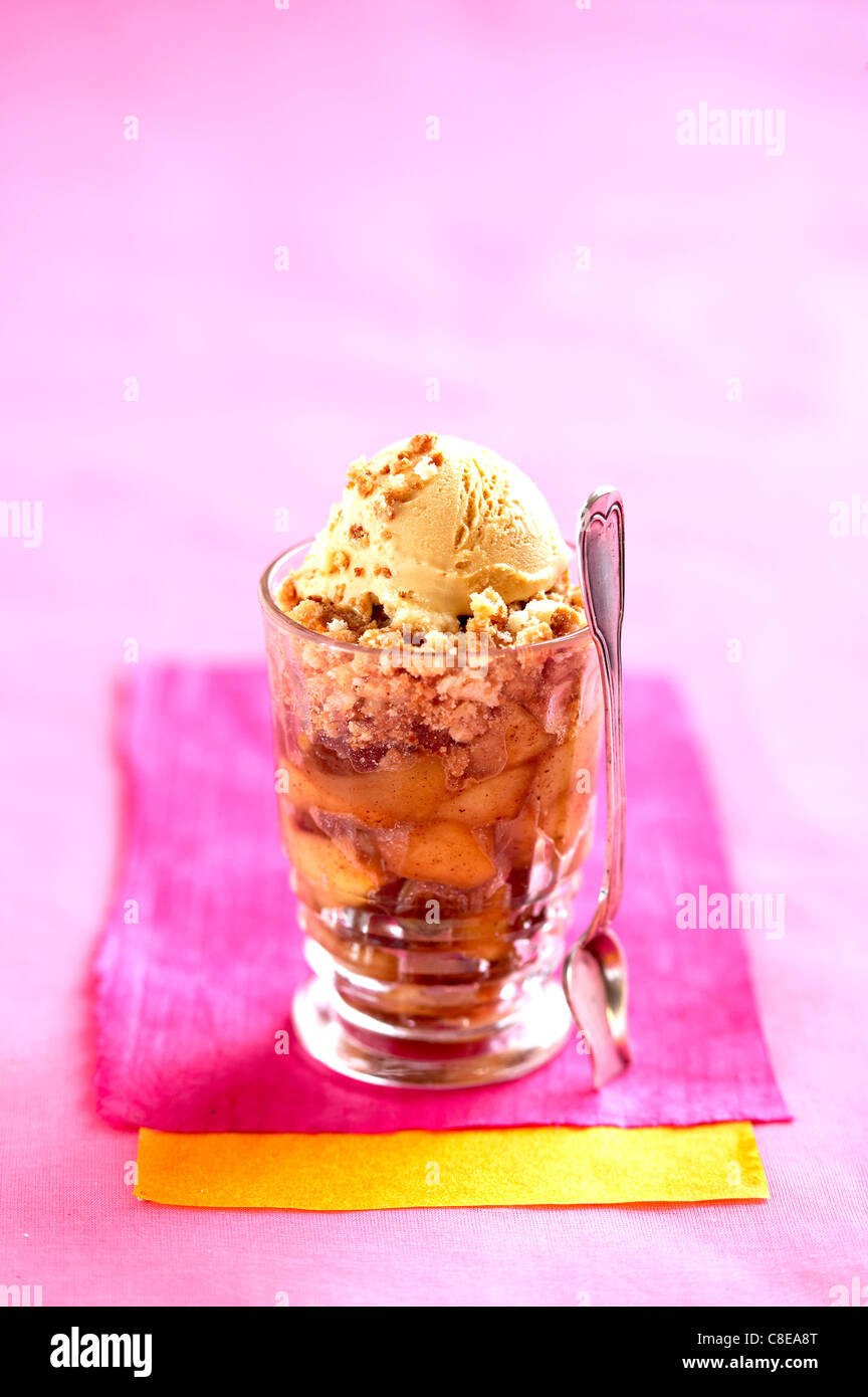 Vanilla ice cream crumble Stock Photo - Alamy