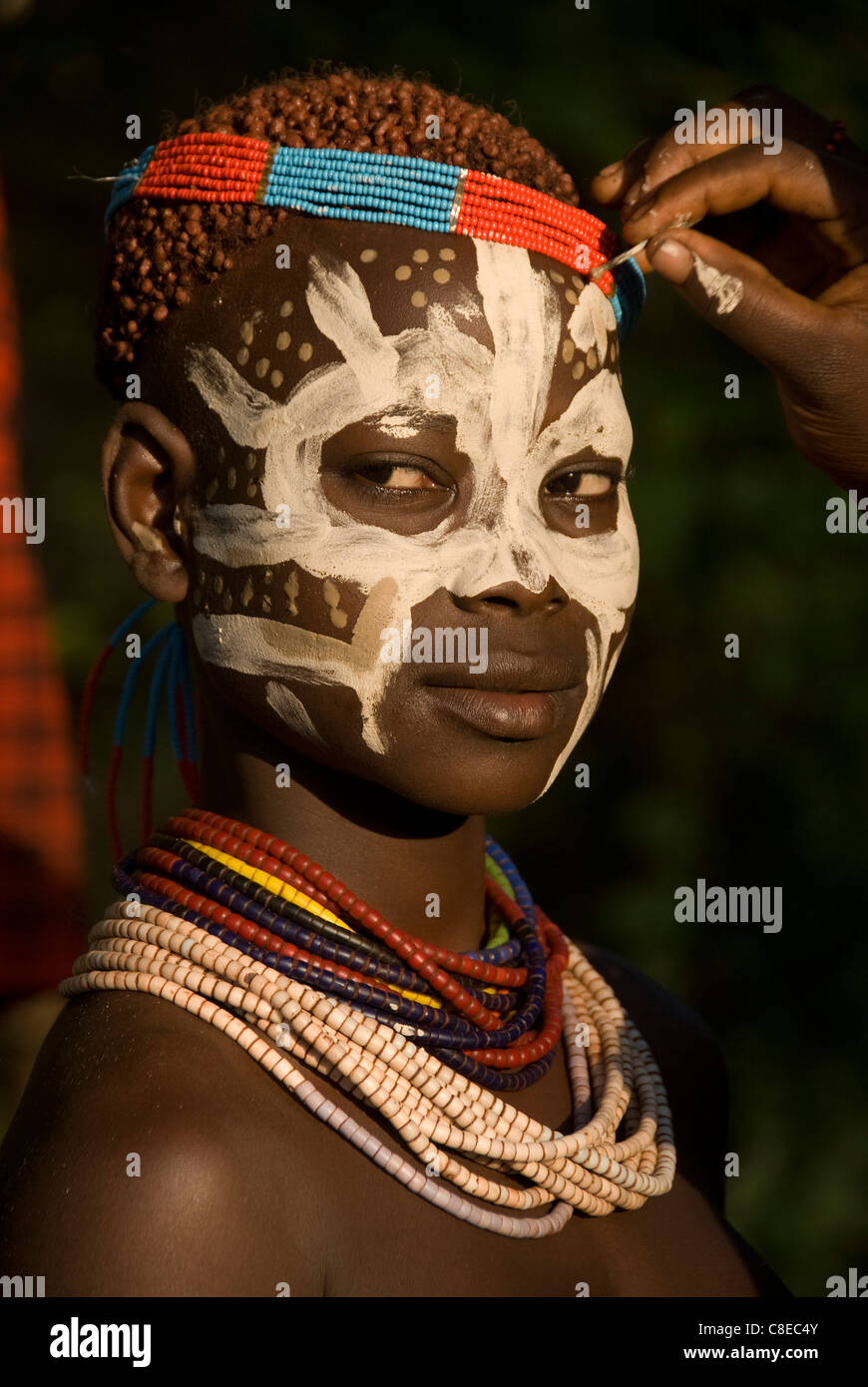 Karo tribe hi-res stock photography and images - Alamy
