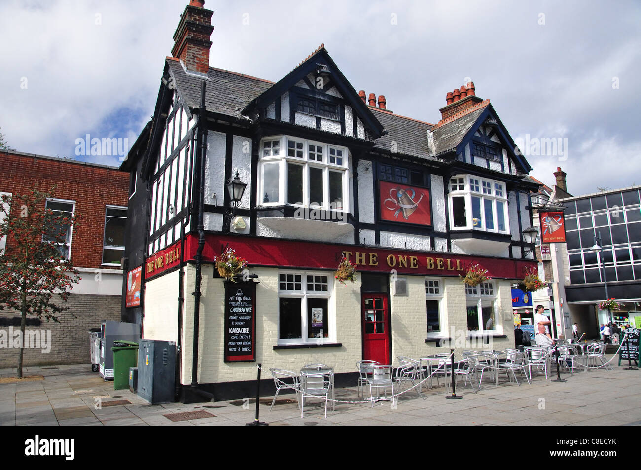The One Bell Pub, High Street, Watford, Hertfordshire, England, United ...
