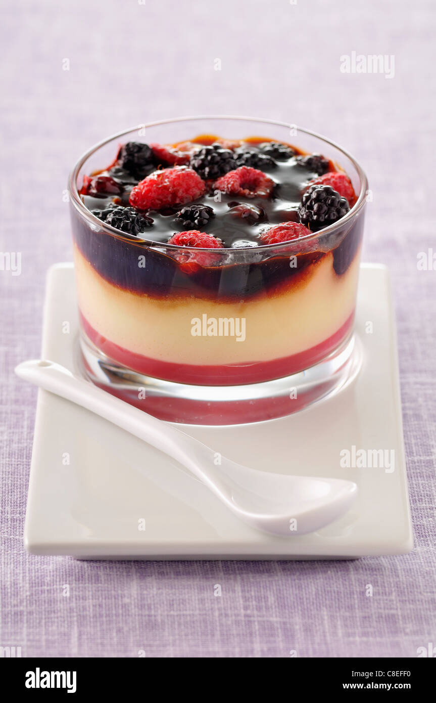 Crème brûlée and summer fruit Verrine Stock Photo - Alamy