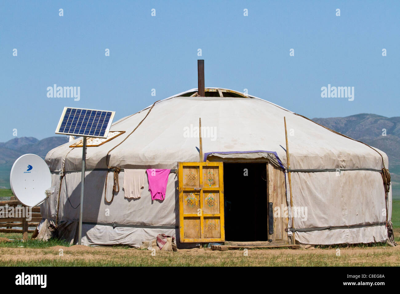 Typical Mongolian ger of a nomadic family Stock Photo - Alamy