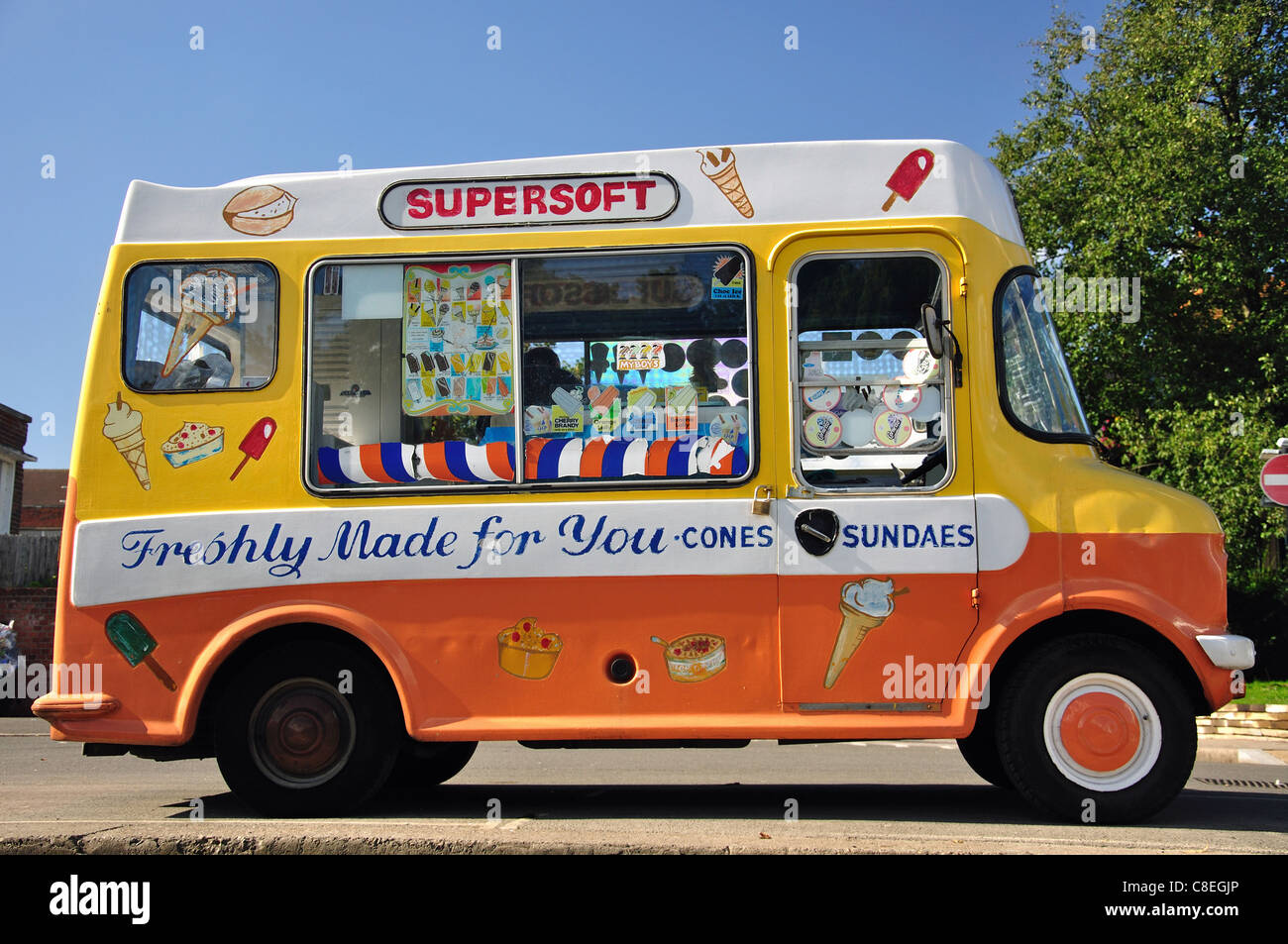 Ice-cream van by River Thames, Twickenham, London Borough of Richmond ...