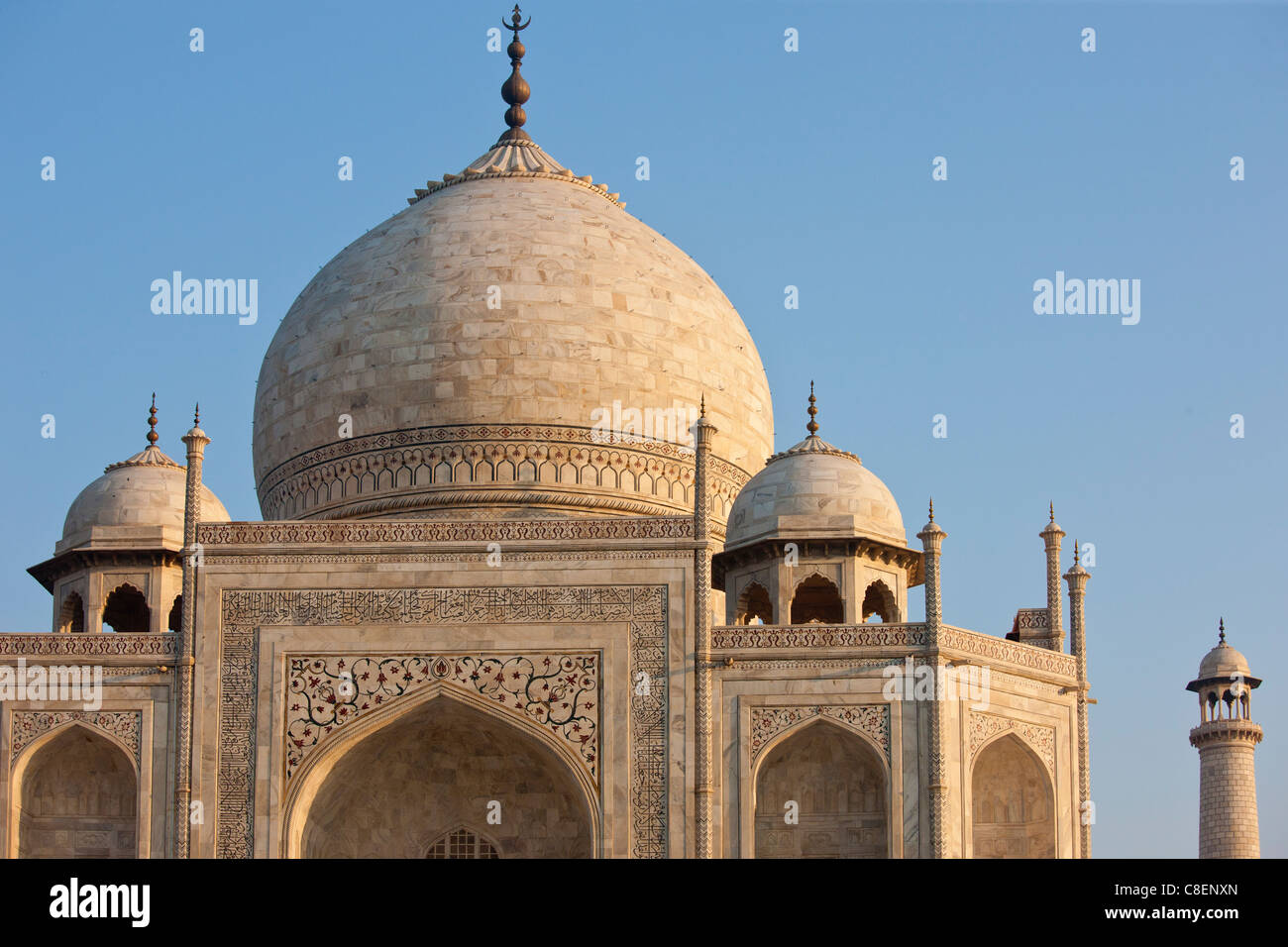 Taj mahal architectural features hi-res stock photography and images ...
