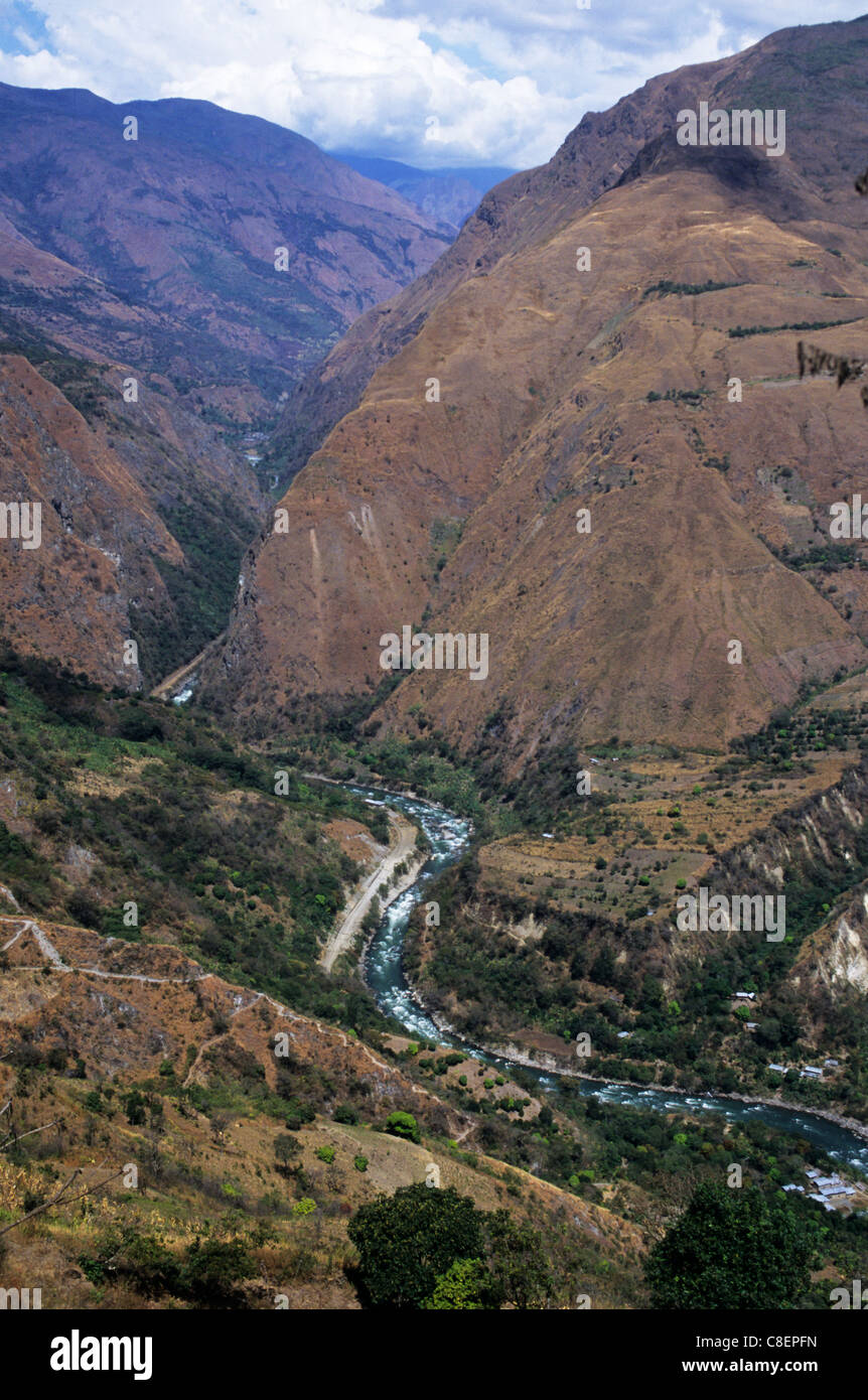Urubamba Valley, Peru. The Urubamba River Stock Photo - Alamy