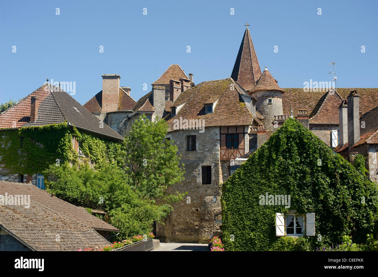 Quercy architecture hi-res stock photography and images - Alamy