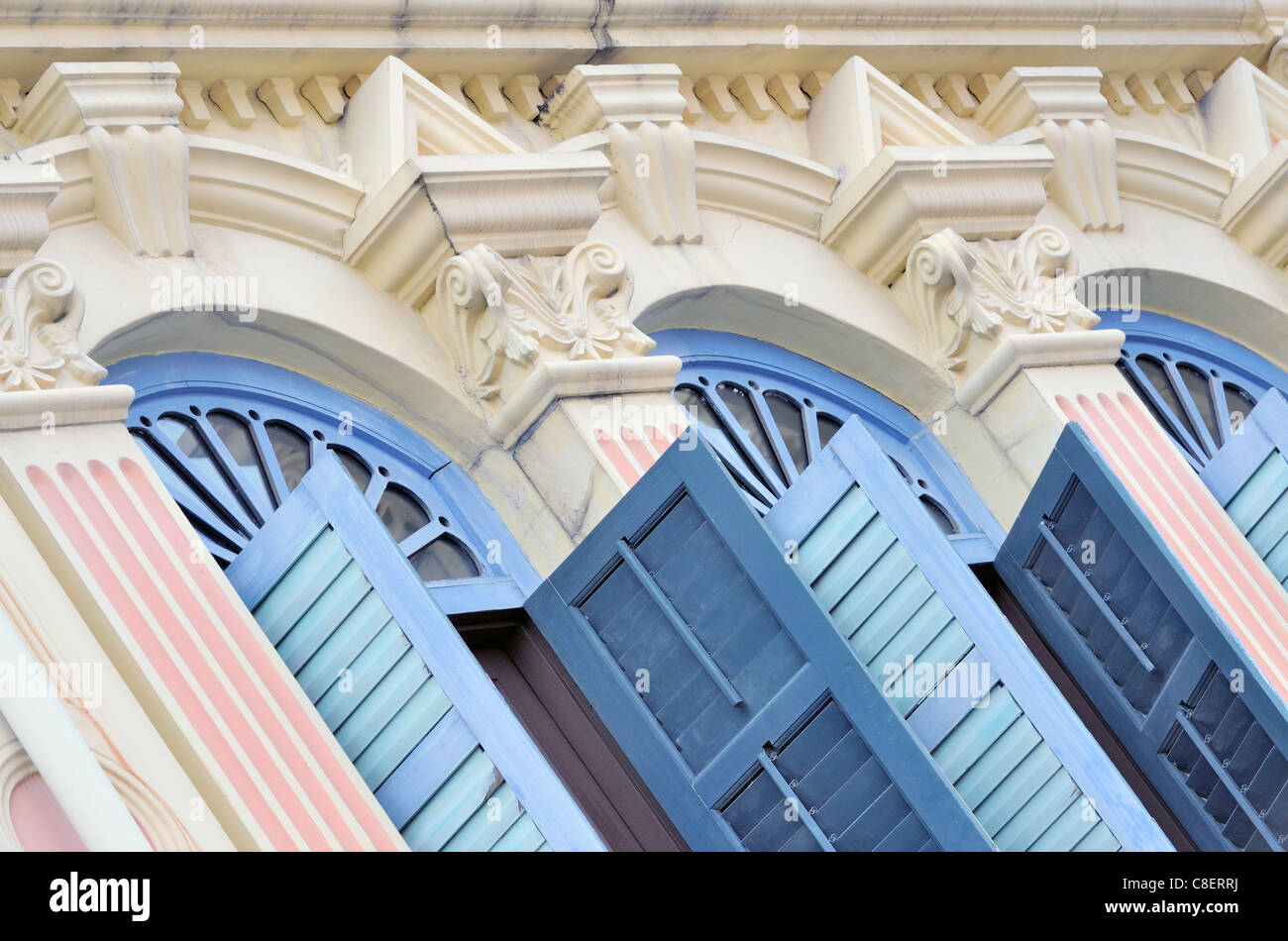 Close-up on traditional chinese colored shutters and window Stock Photo ...