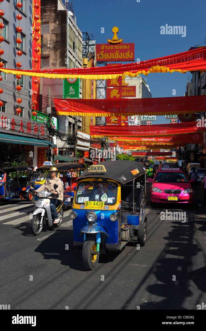 Bangkok yaowarat road hi-res stock photography and images - Alamy