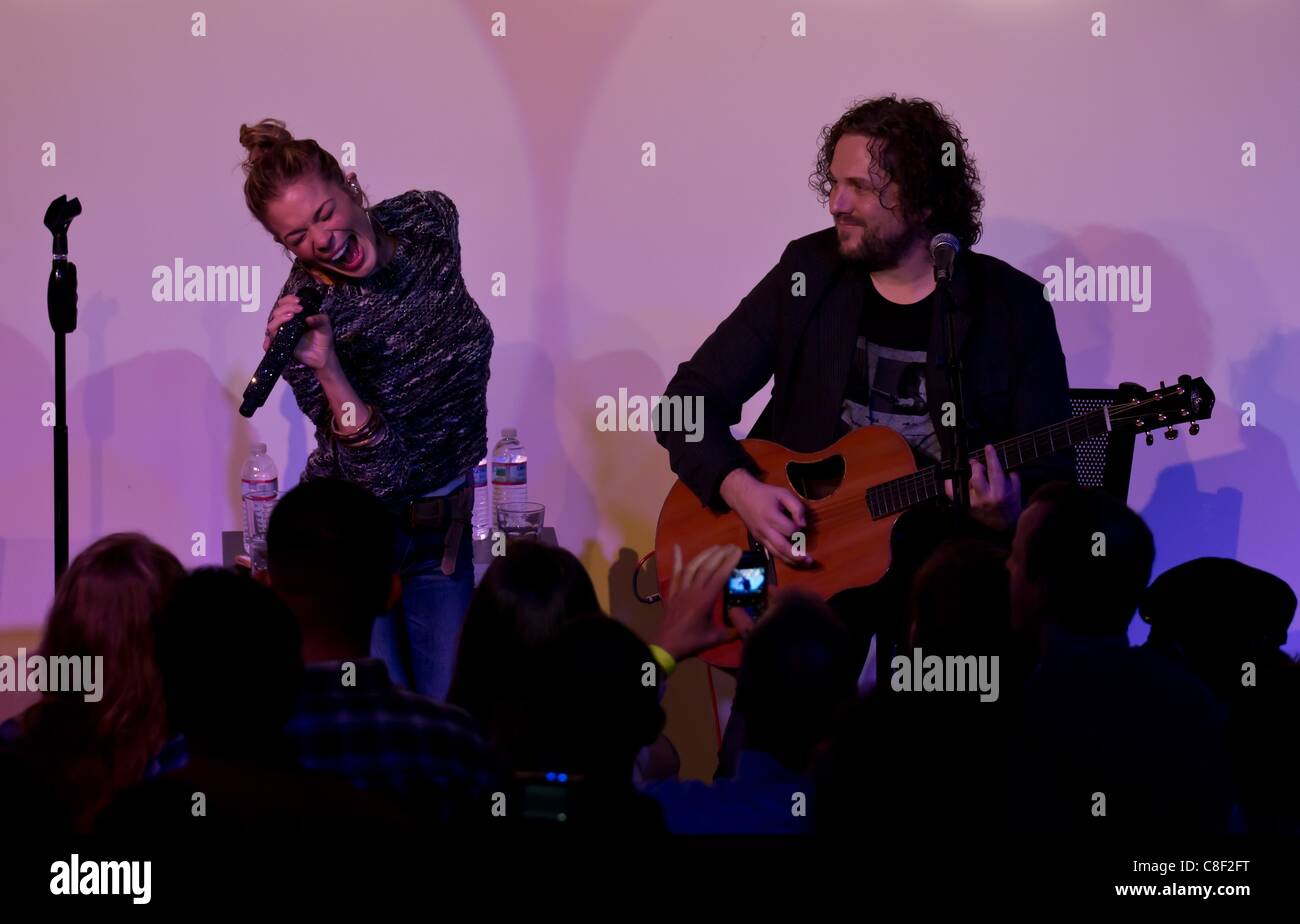 LeAnn Rimes on stage for LeAnn Rimes Stand Up For Kids Concert Benefit ...