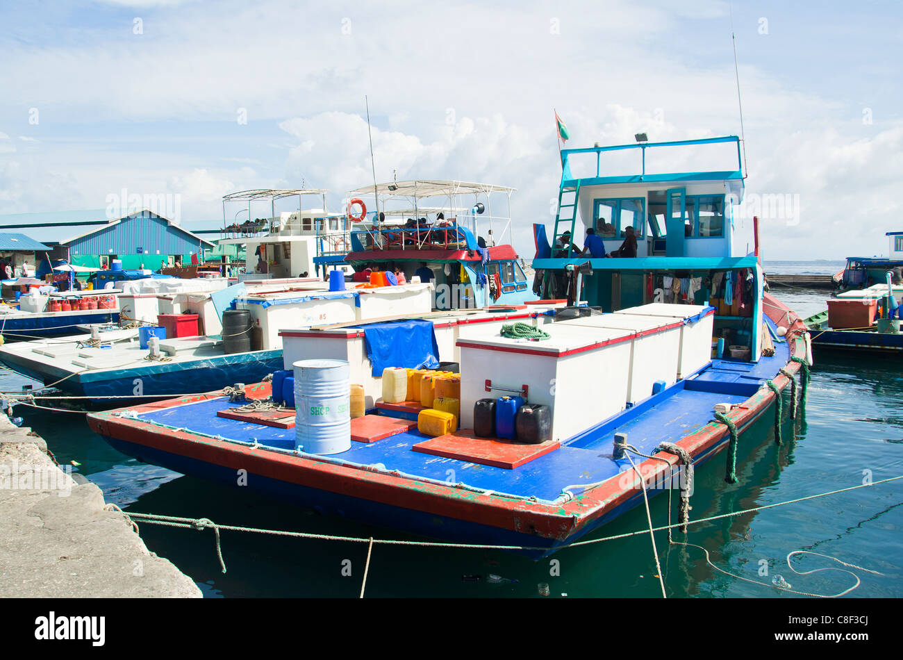 Maldives male fishing boats fishing hi-res stock photography and images ...
