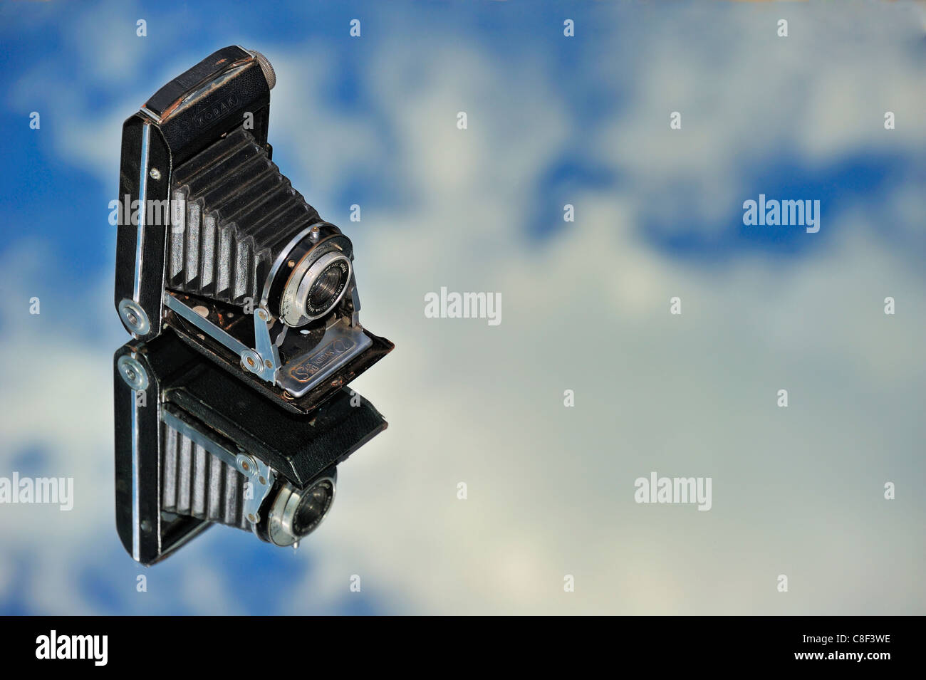 Old bellows camera hi-res stock photography and images - Alamy